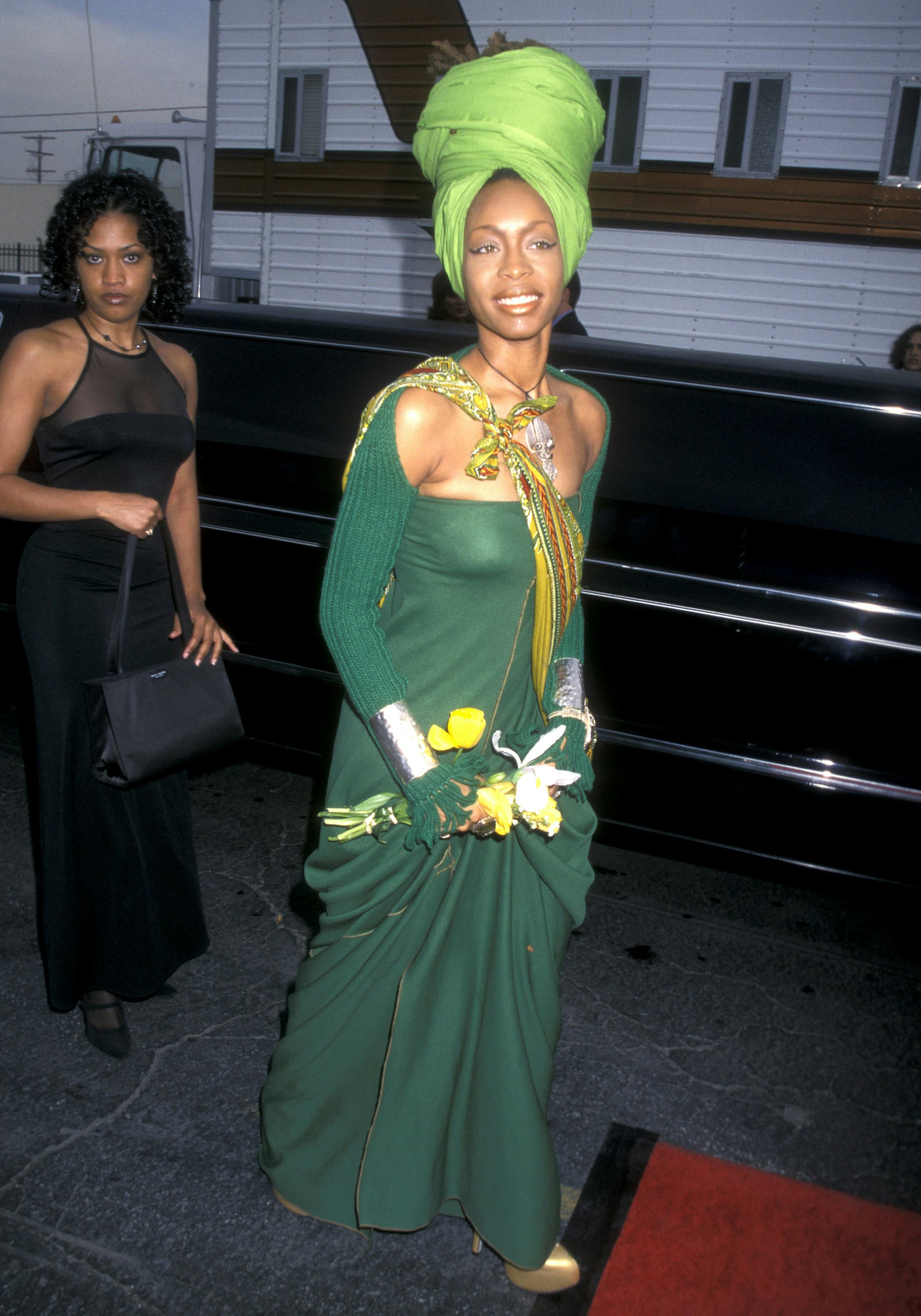 Erykah Badu's Best Red Carpet Moments Prove She's a True "Fashion Icon"