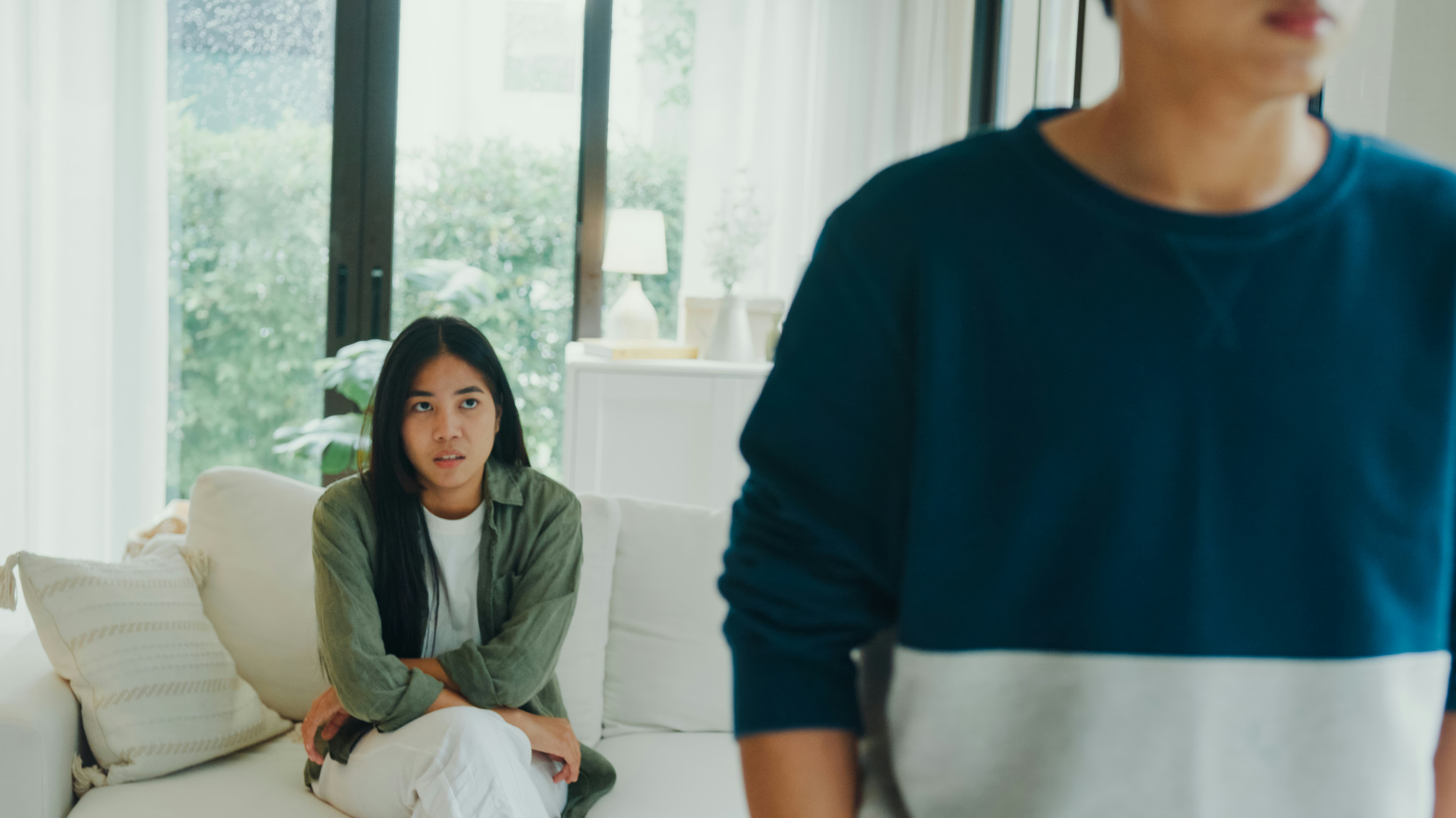 11 Unhealthy Mindsets Everyone Should Get Rid Of For A Better Outlook ...