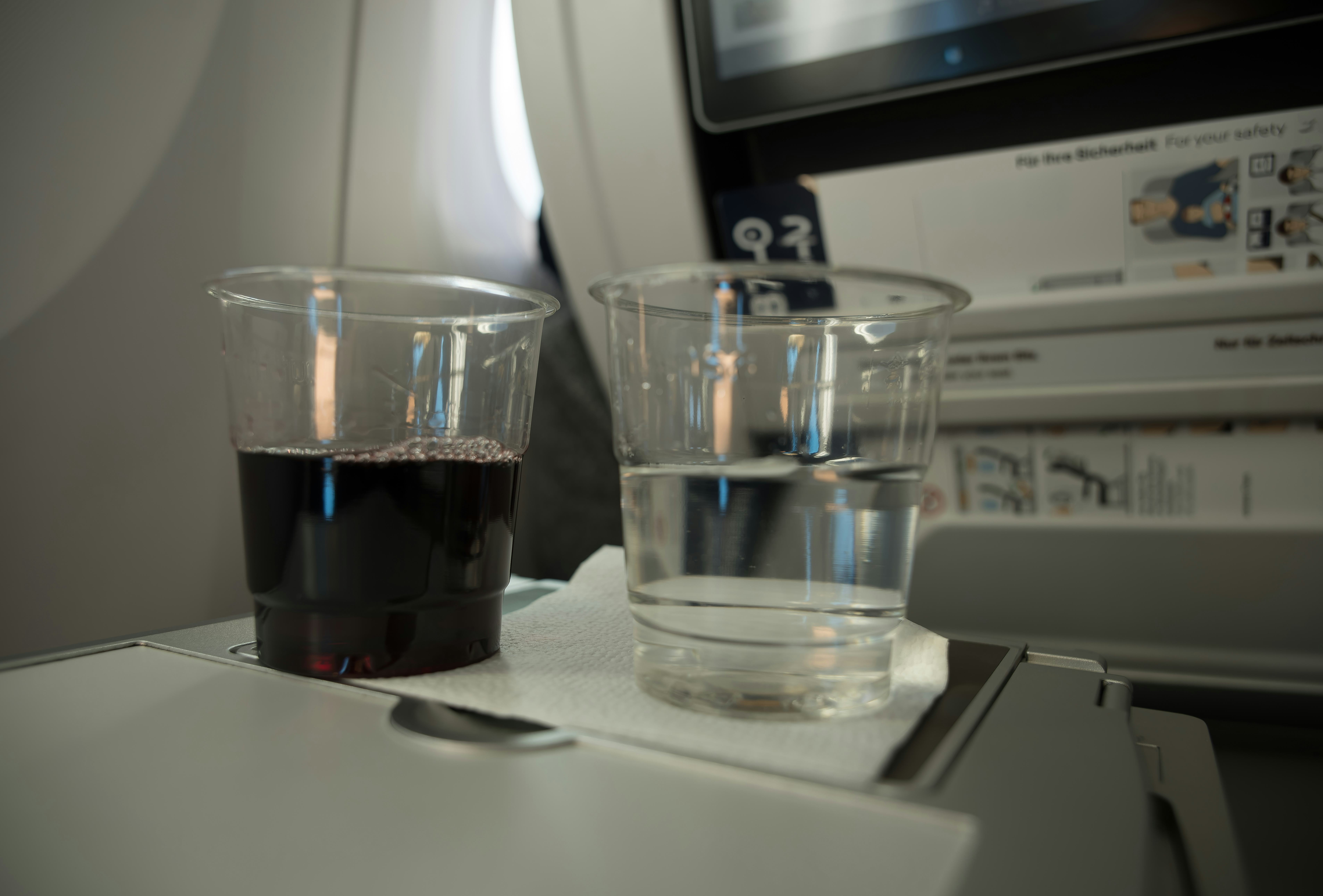 How To Rehydrate Your Skin After Flying Because Recycled Airplane Air ...