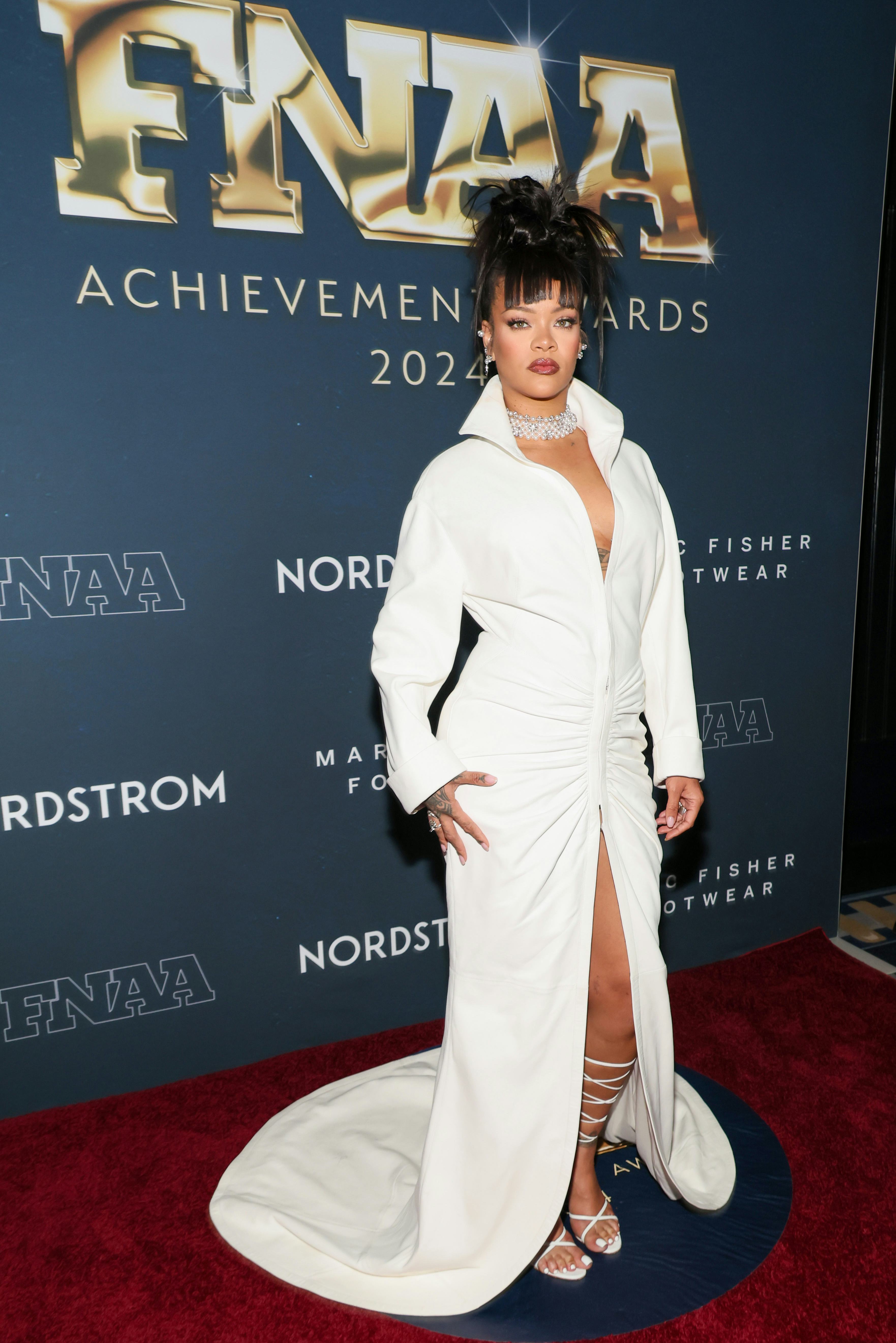 Rihanna Wore A Plunging Dress At The Footwear Achievement Awards