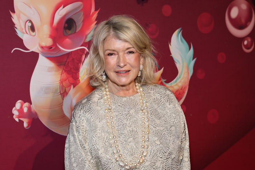 Martha Stewart's Complete Cosmetic Procedure Routine Is *Very* Thorough Martha Stewart's Complete Cosmetic Procedure Routine Is *Very* Thorough