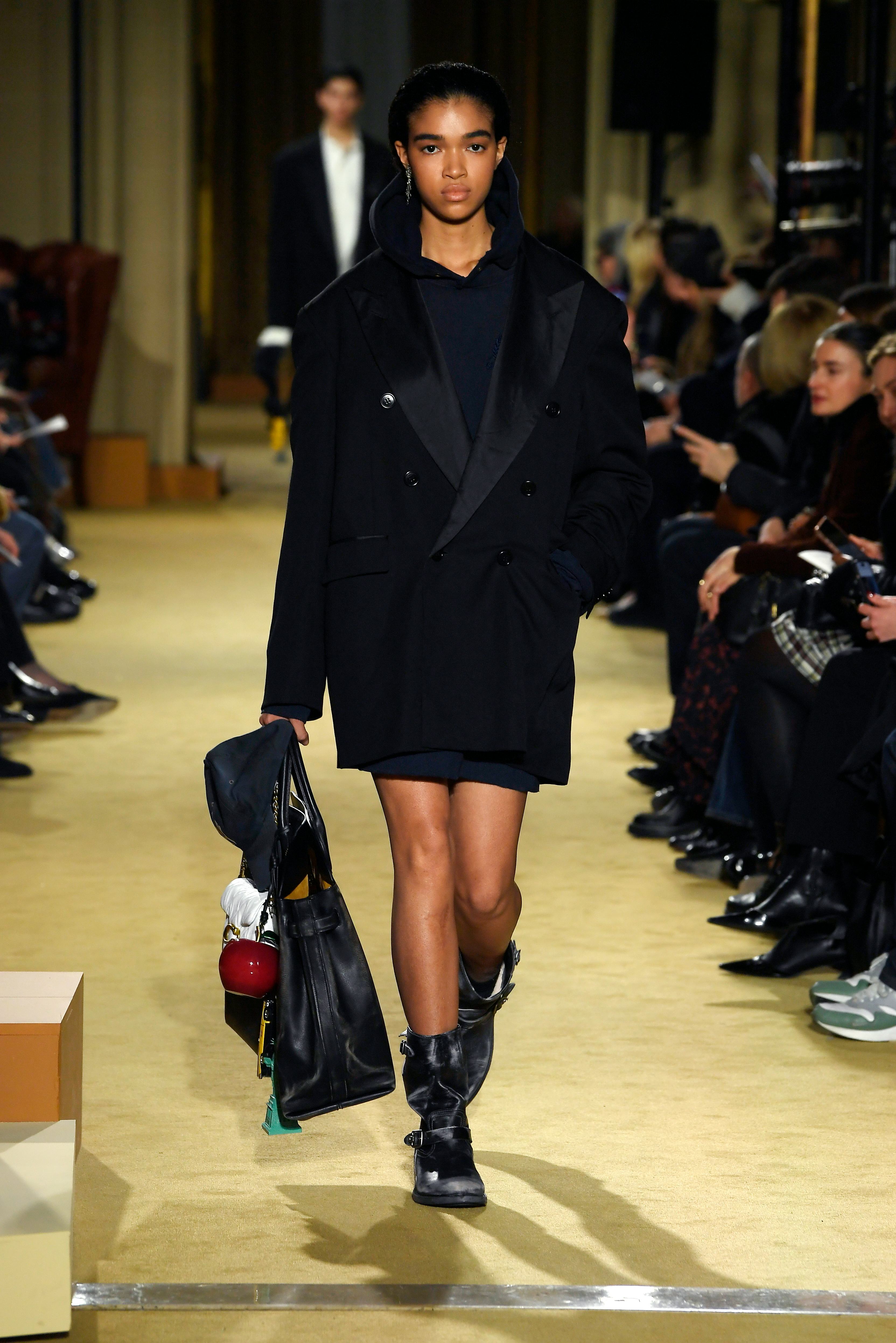 Coach's Fall/Winter 2024 Show Told The Love Stories Of NYC — Both Past ...