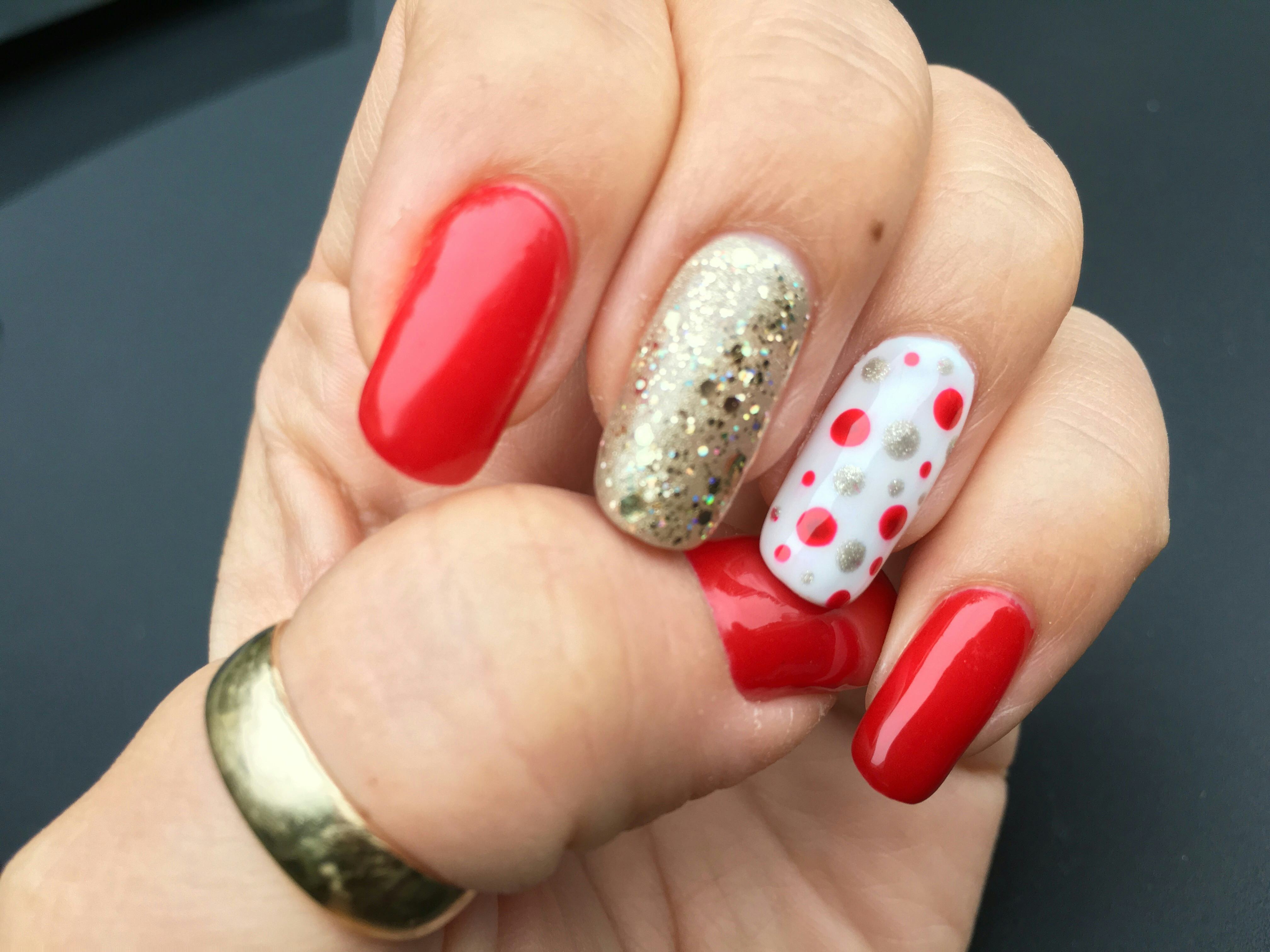 16 Super Bowl Nail Ideas To Show Your Chiefs & 49ers Spirit