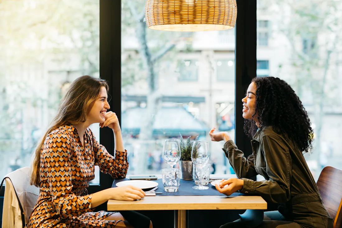 These 3 Zodiac Signs Do The "Fake Wallet Grab" On First Dates