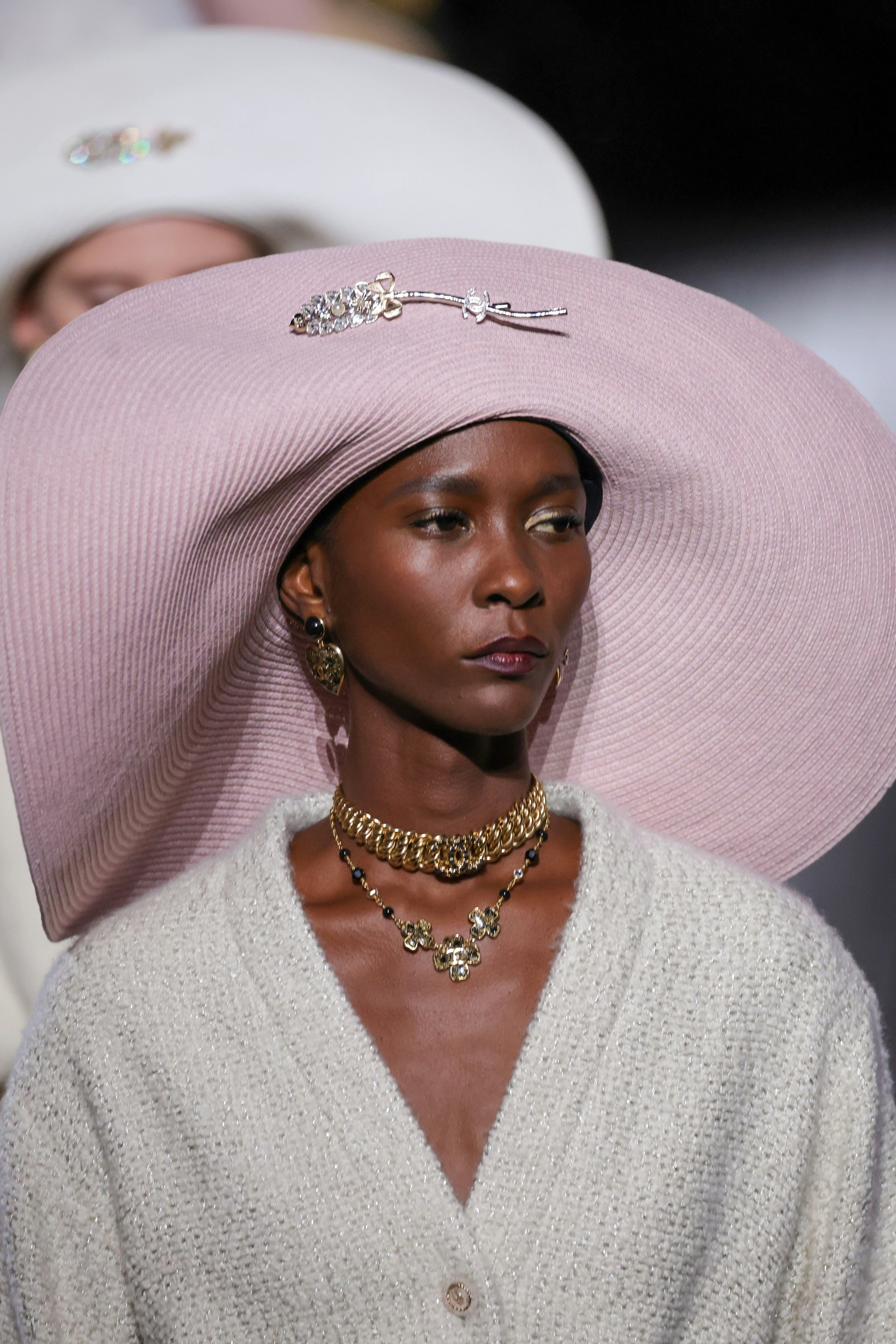 The Brooch Trend Is Dominating The Runways — Here Are The Best Styles ...