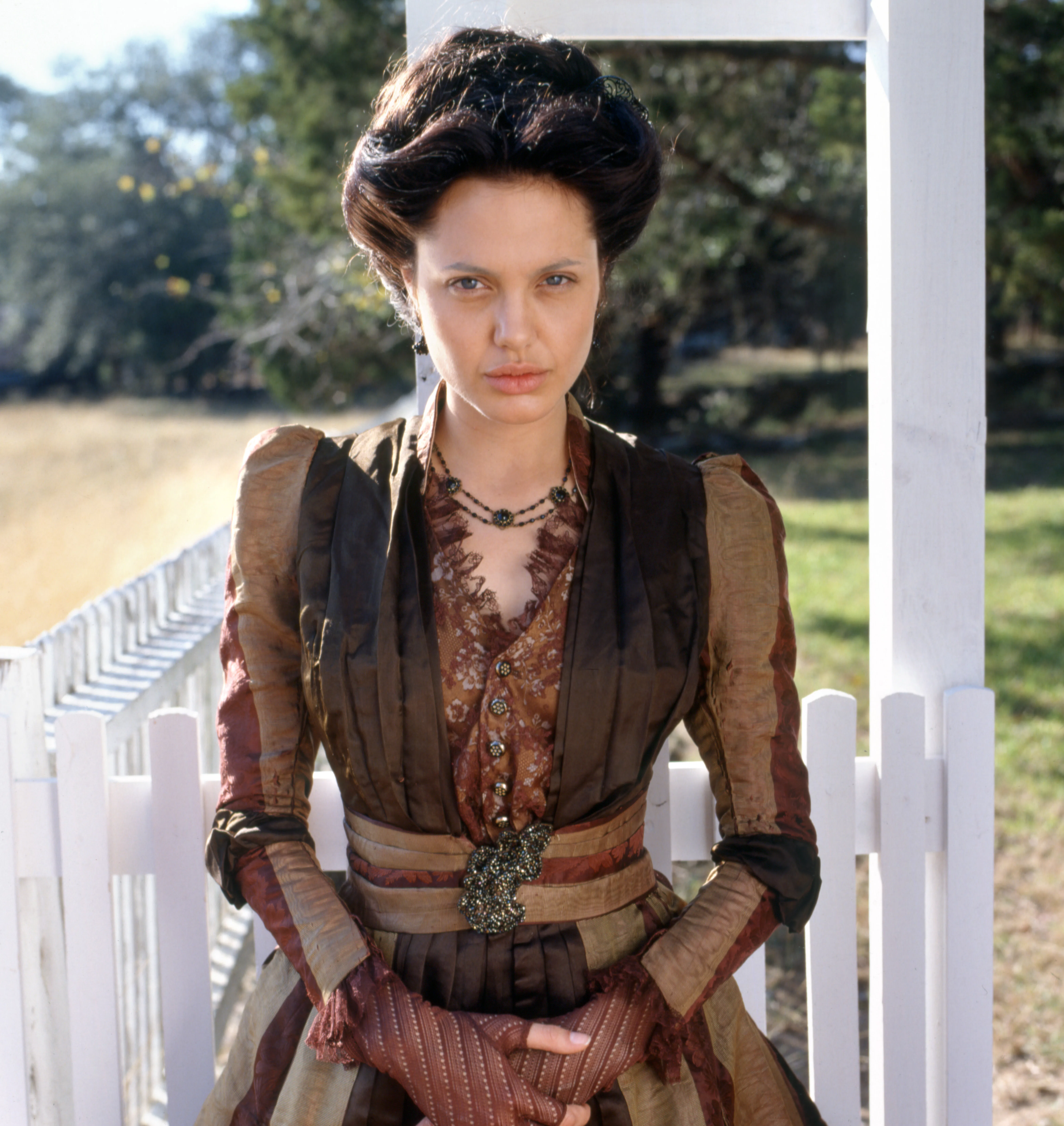 Angelina Jolie's Best Hairstyles Range From Ethereal To Extremely Edgy
