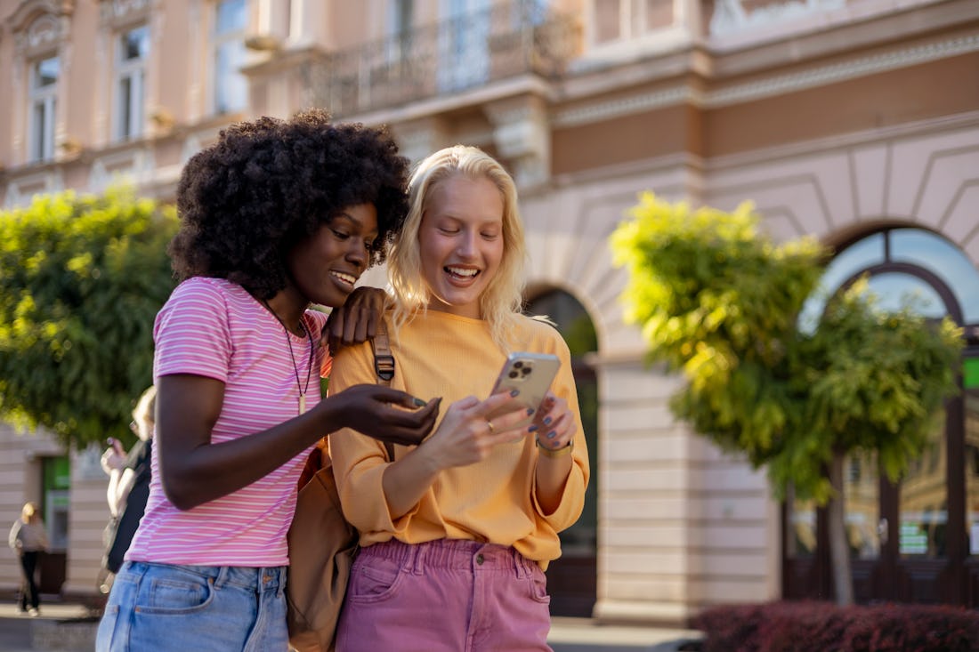 89 Good Tinder Bios That Will Help You Get More Matches In 2024