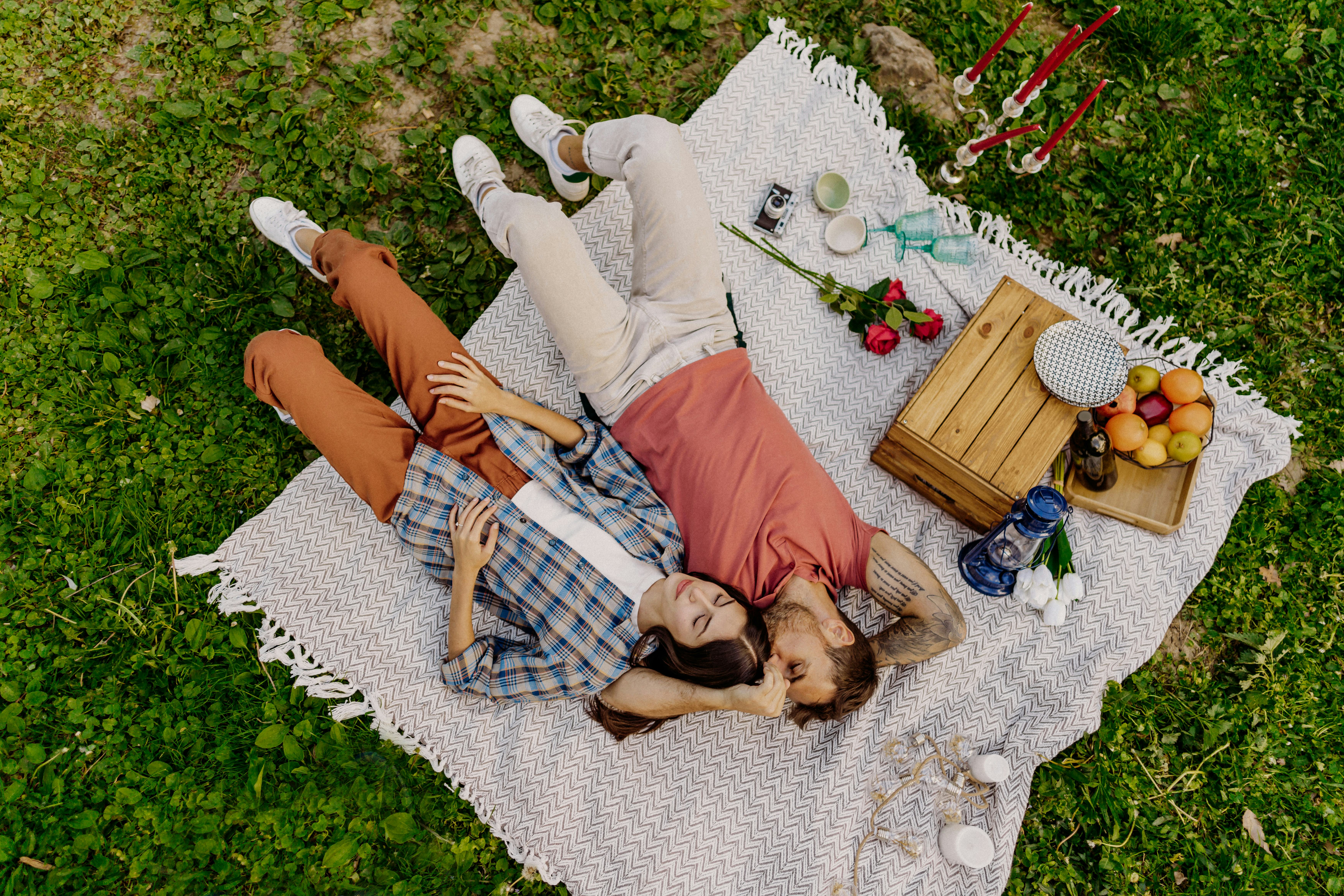 40 Summer Date Ideas For Days, Nights, & Weekends