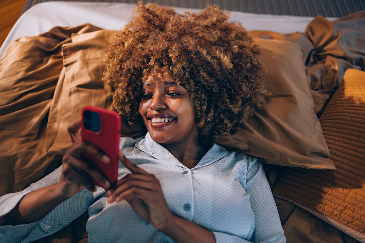 40 Texts To Send After A First Date To Get The Ball Rolling