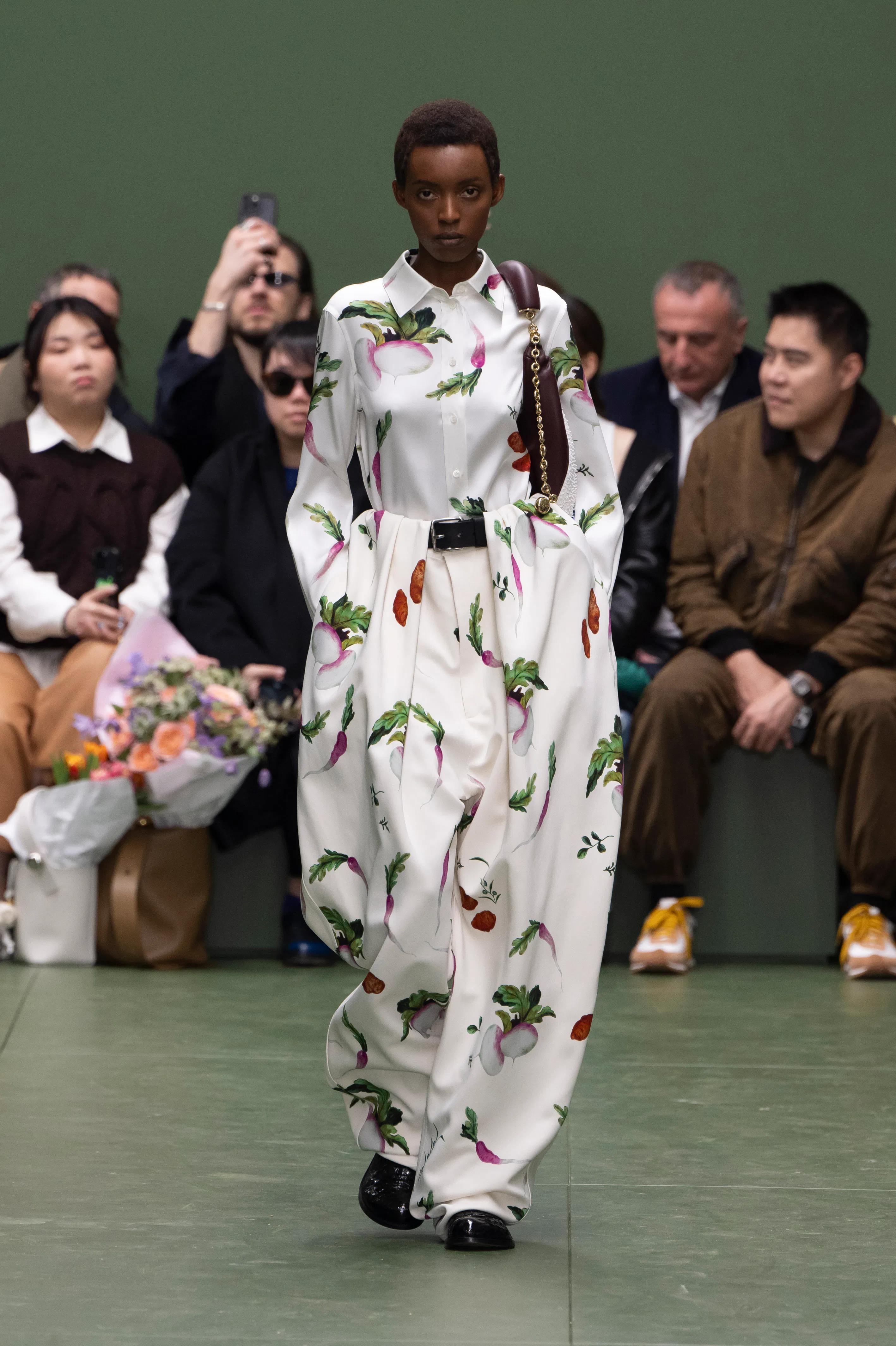 Emily Blunt’s Vegetable-Themed Matching Set Is Fresh Off The Loewe Runway