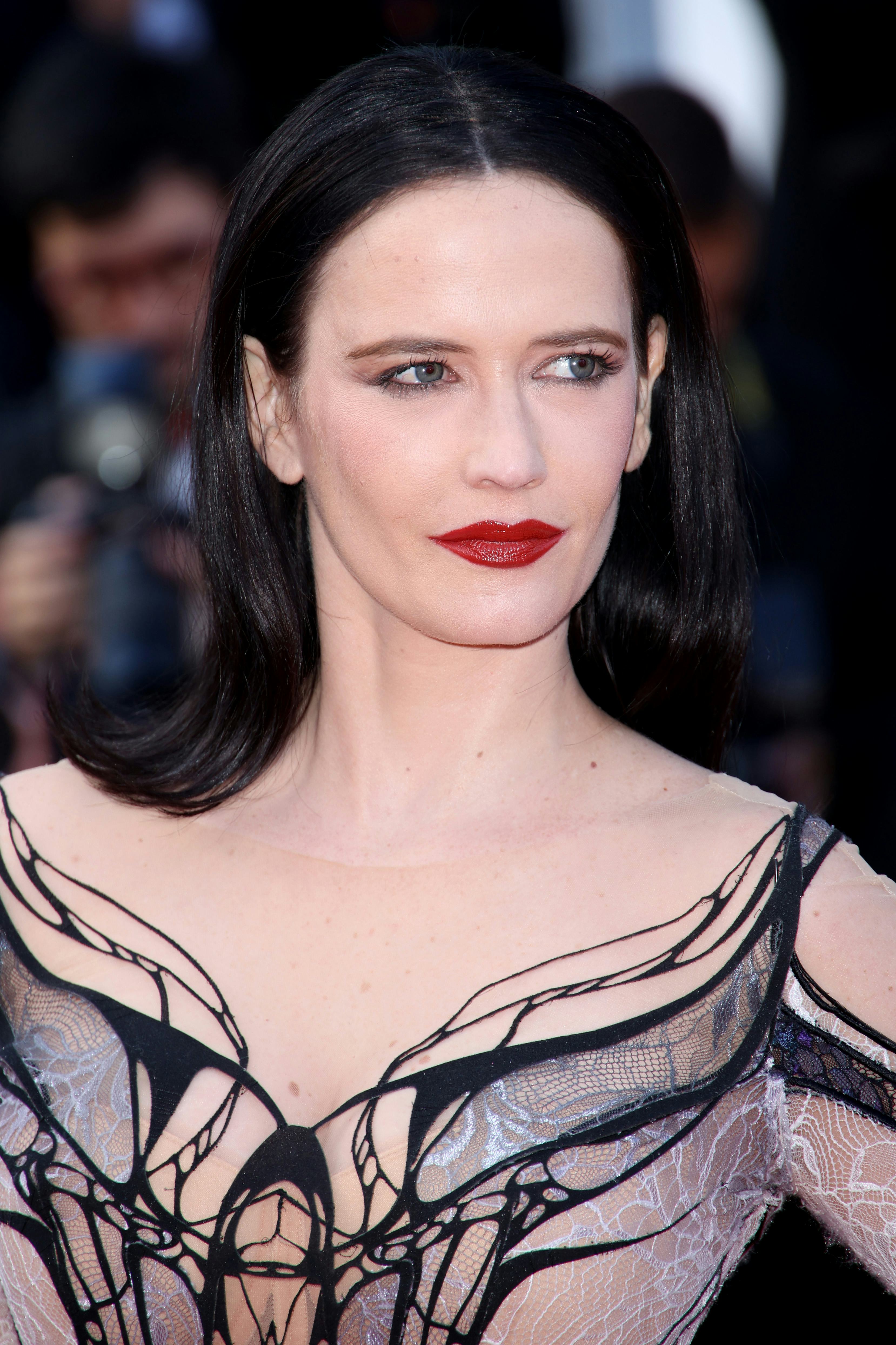 The Best Beauty Looks From the Cannes Red Carpet Are All About Classic ...