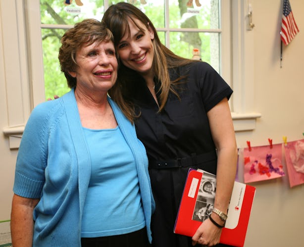 Jennifer Garner's Mom Pat Started The Sweetest Birthday Tradition