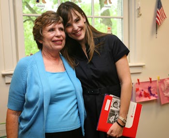 Jennifer Garner's Mom Pat Started The Sweetest Birthday Tradition