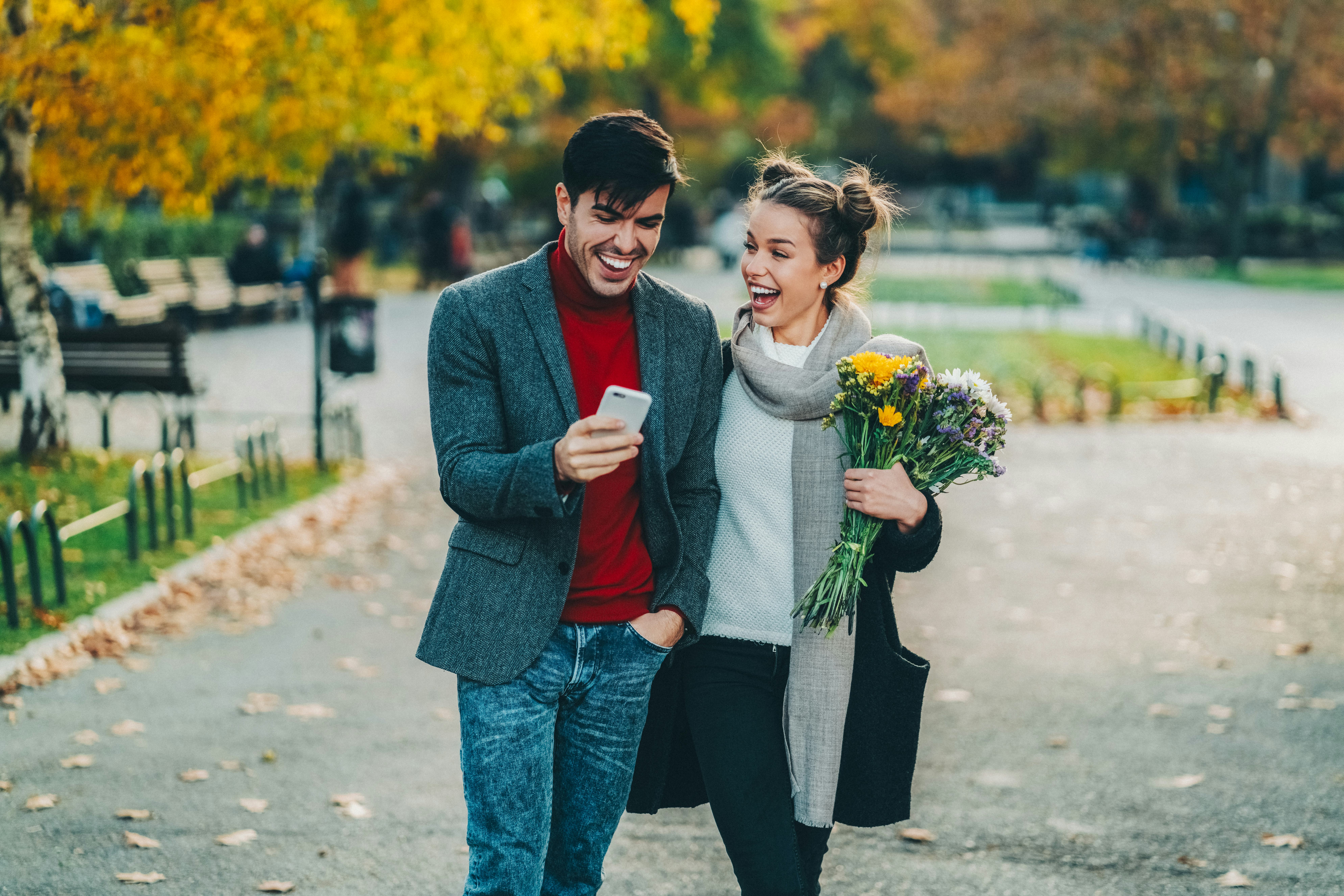 Here's How Men Fall In Love, According To 1 Regular Guy