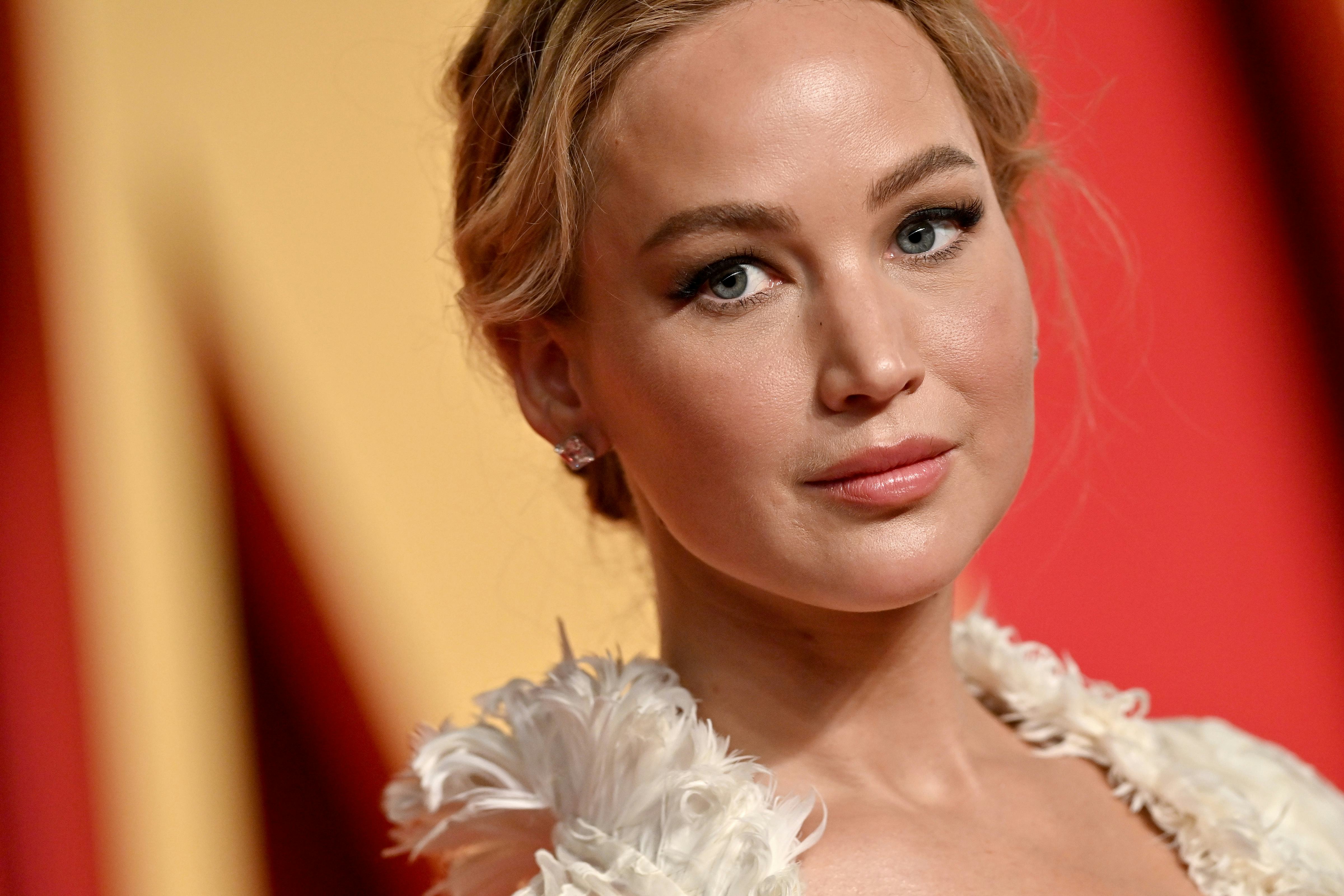 Jennifer Lawrence Loves Jennifer Behr's Headbands: Photos