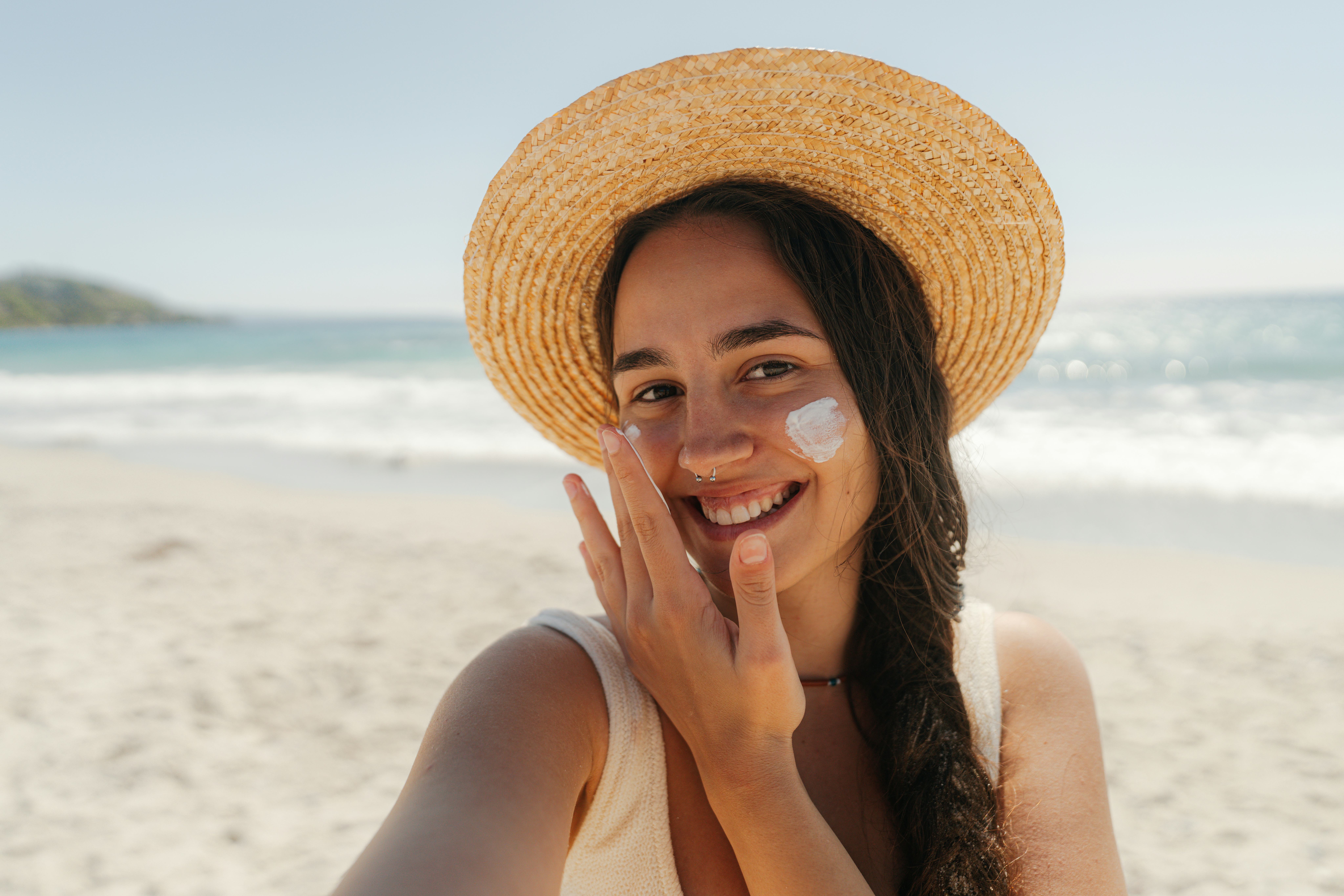 3 Shocking Facts About Sunscreen That The Experts Want You To Know