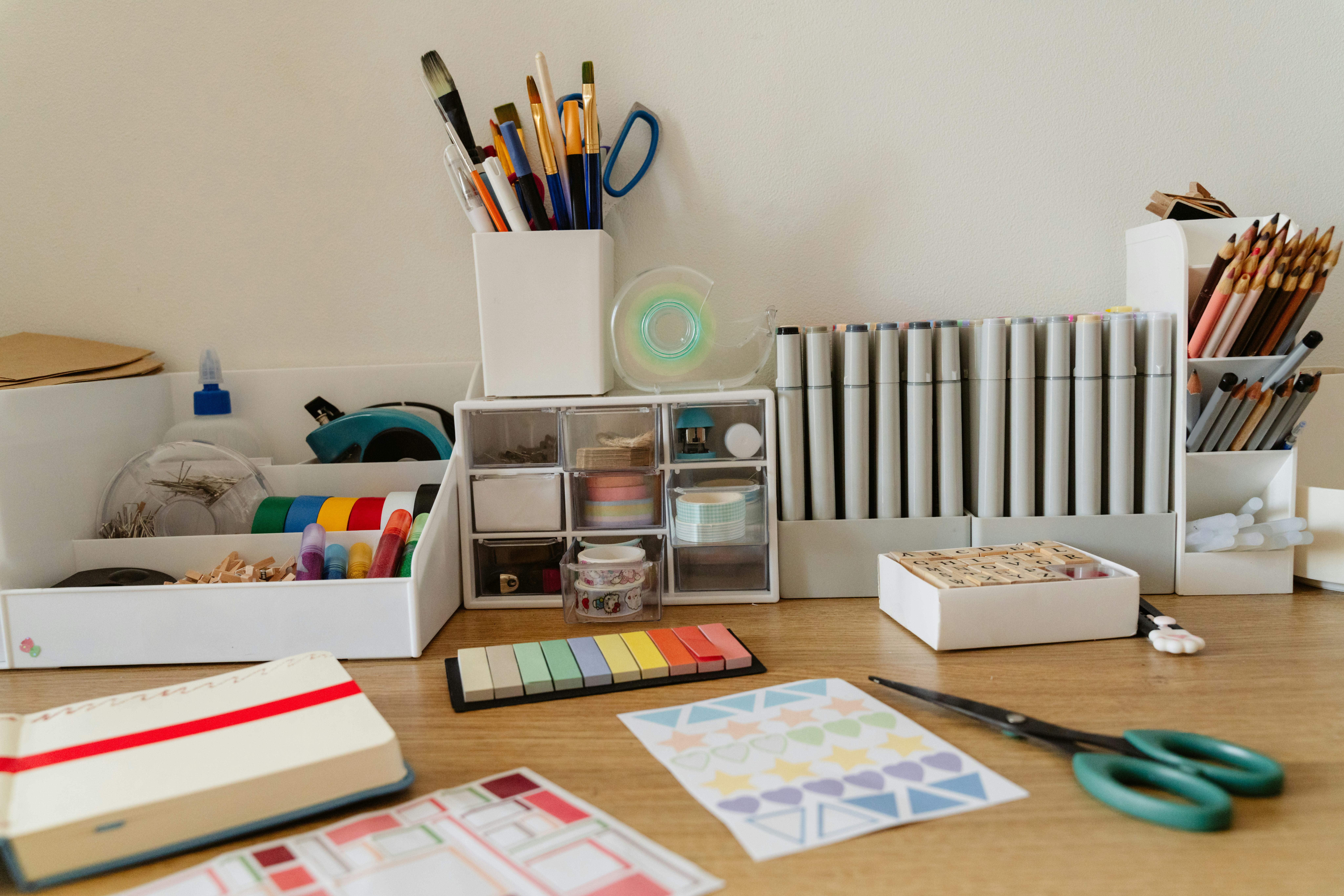 6 Surprising Mental & Physical Benefits Of Staying Up Late