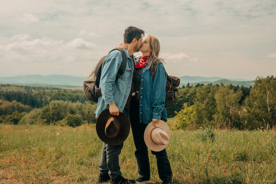 How To Kiss Someone Well & Improve Your Makeout Game