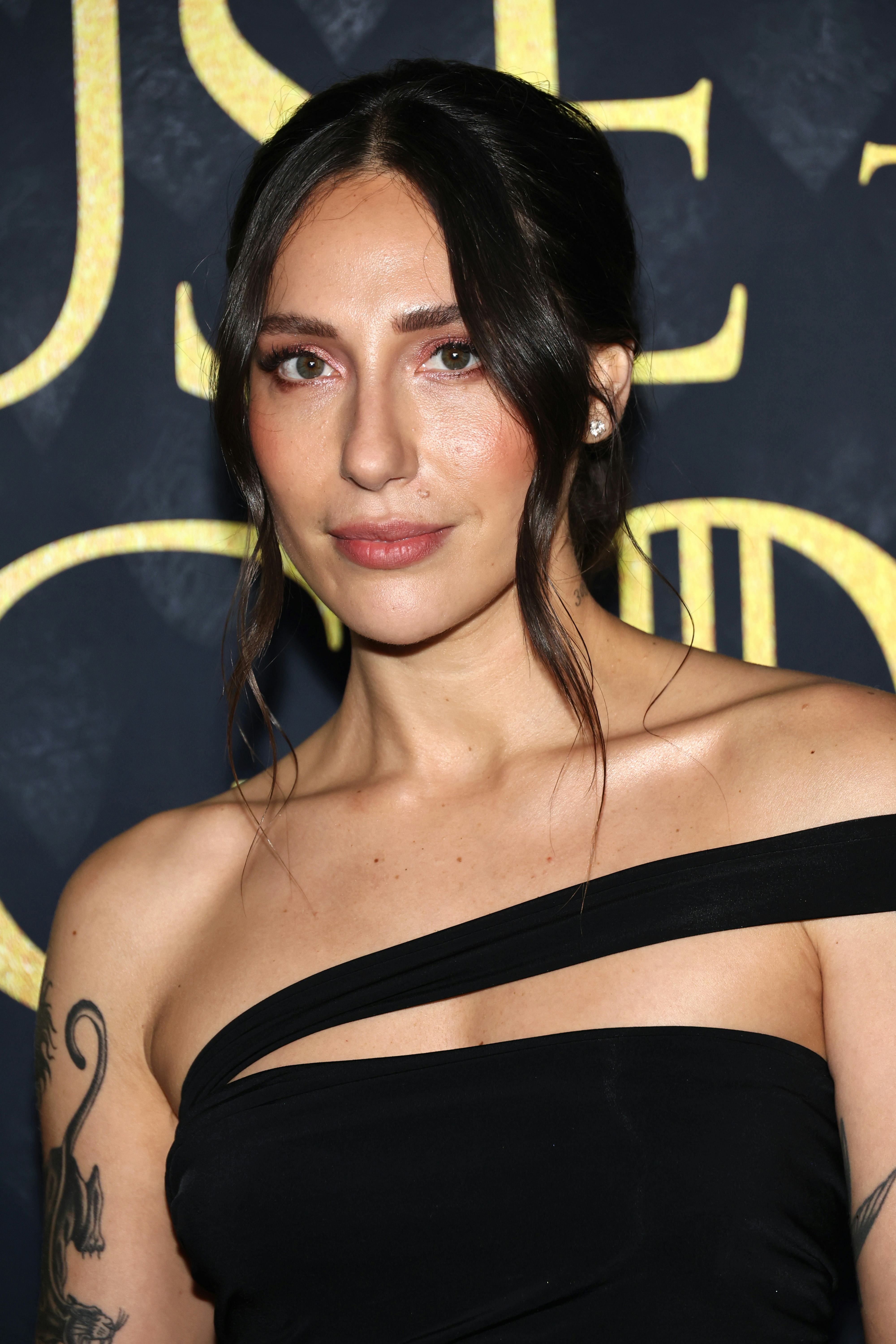 Tefi Pessoa On 'Influenced' Talk Show, TikTok Trends & Red Carpets