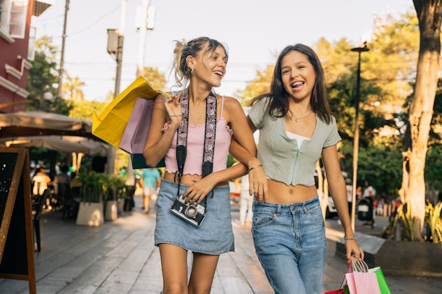 7 Ways To Tell If You Gossip Too Much