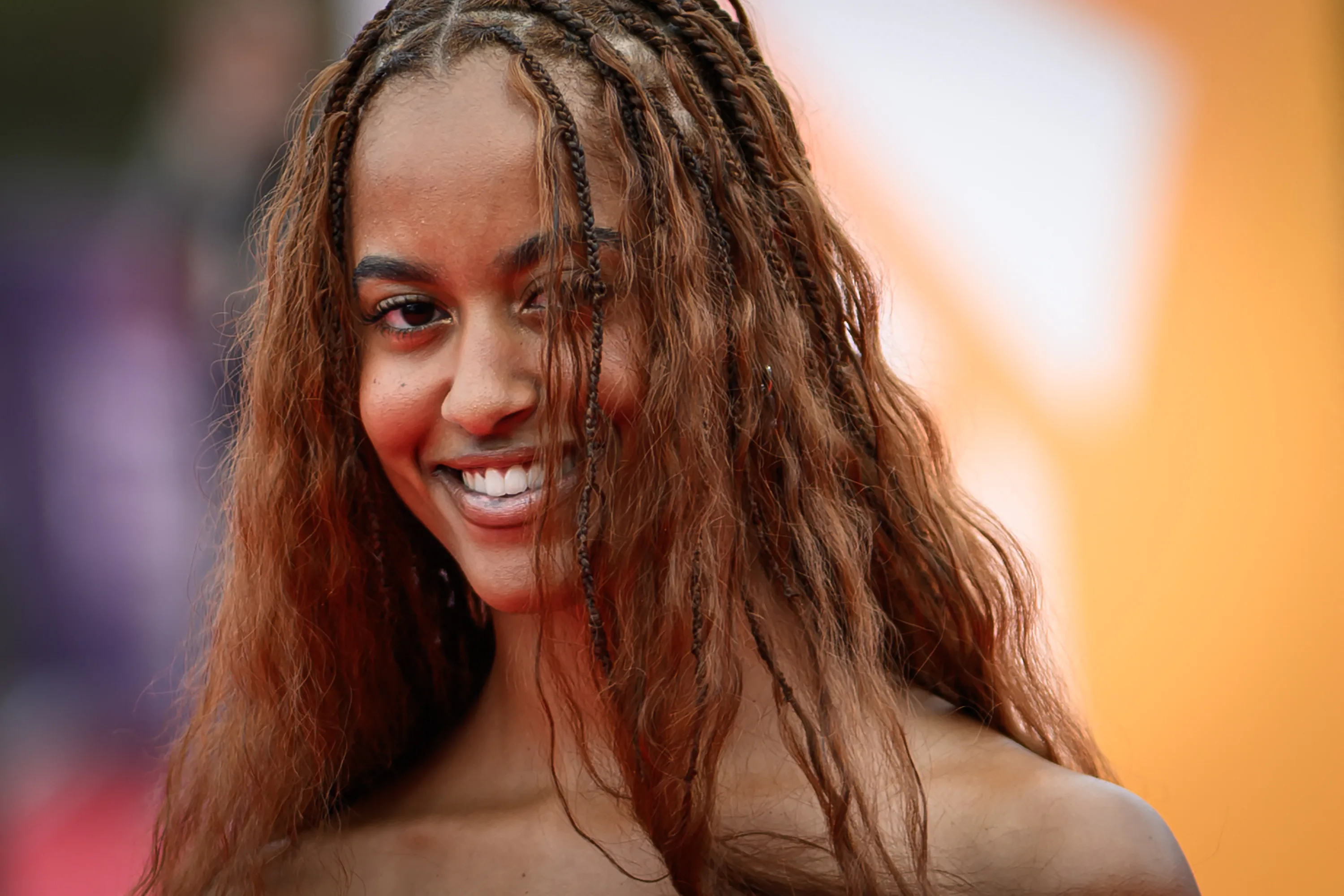 Malia Obama's New Red Hair Color Is Cool Girl-Approved