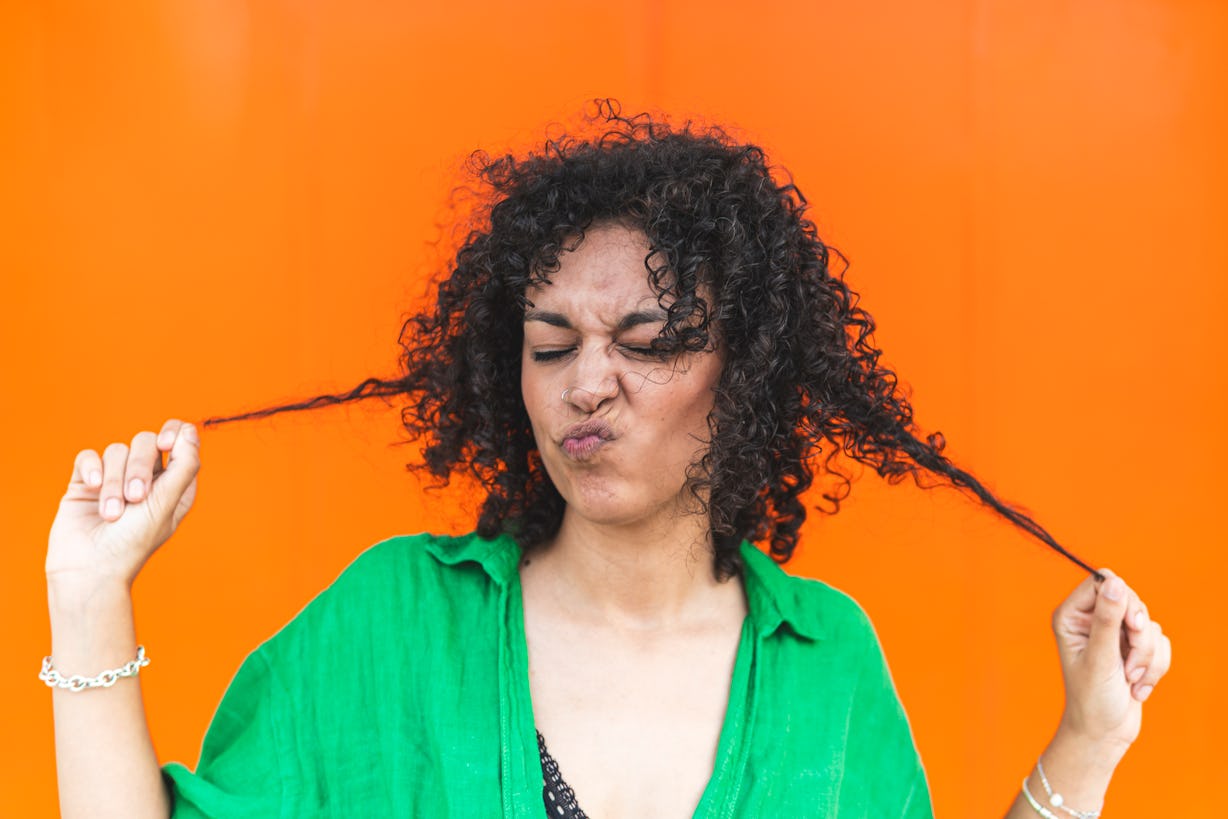 9 Ways To Know Your Hair Is Healthy & Strong