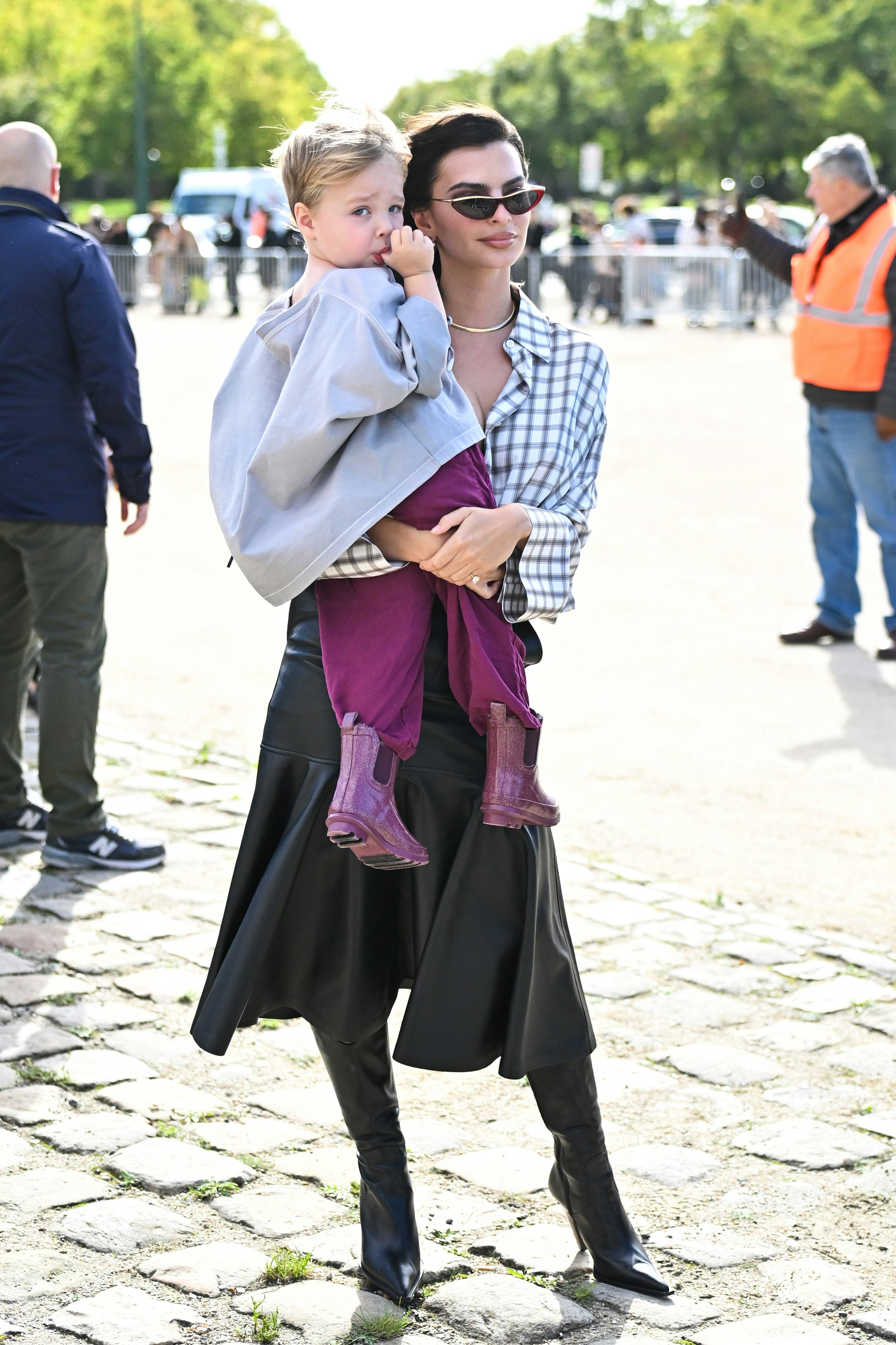 Rachel Weisz and Daniel Craig's Couples Outfits Bring Quirk to Paris ...