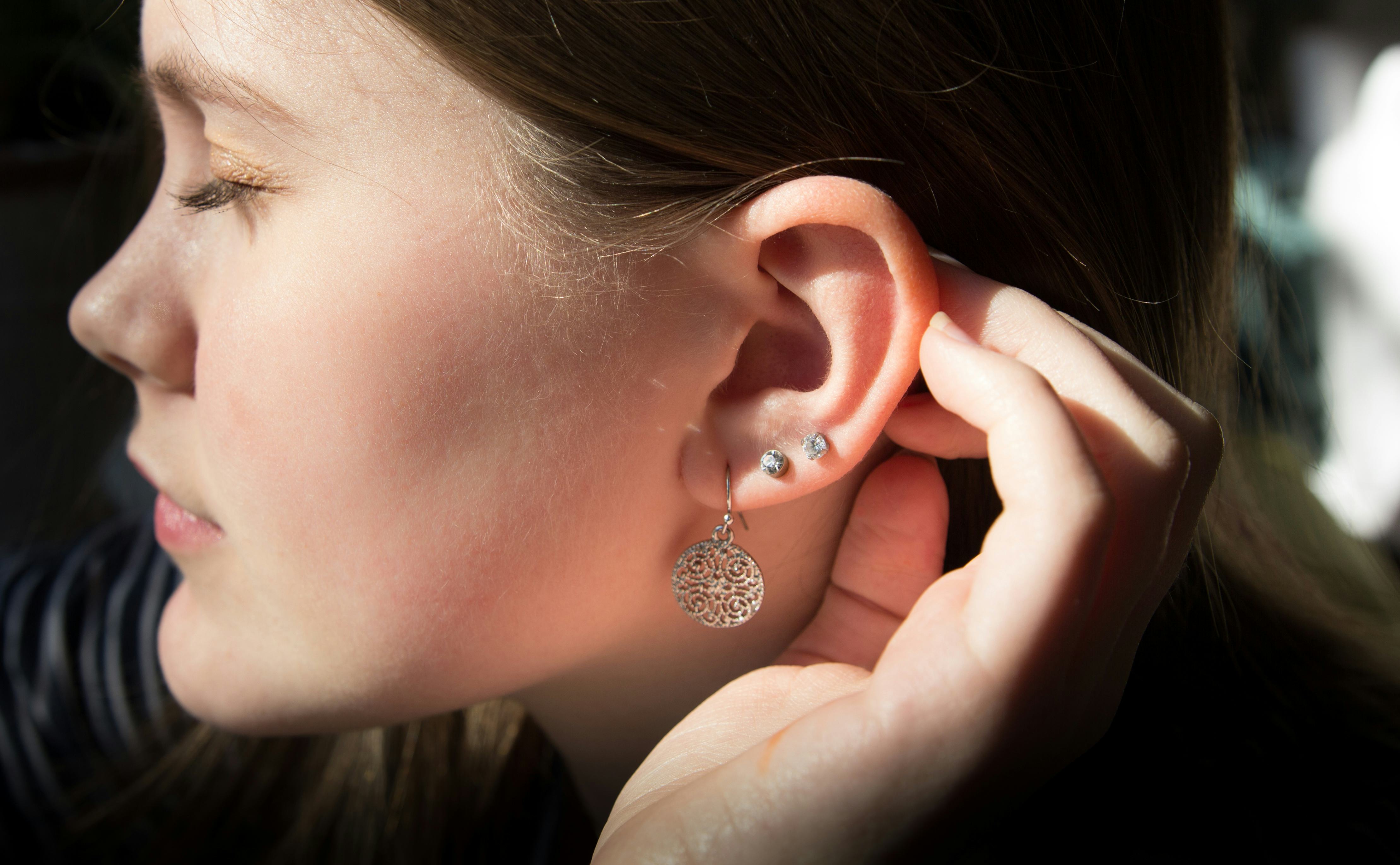 What Happens To A Piercing Once It's Removed? Here's What To Do To ...