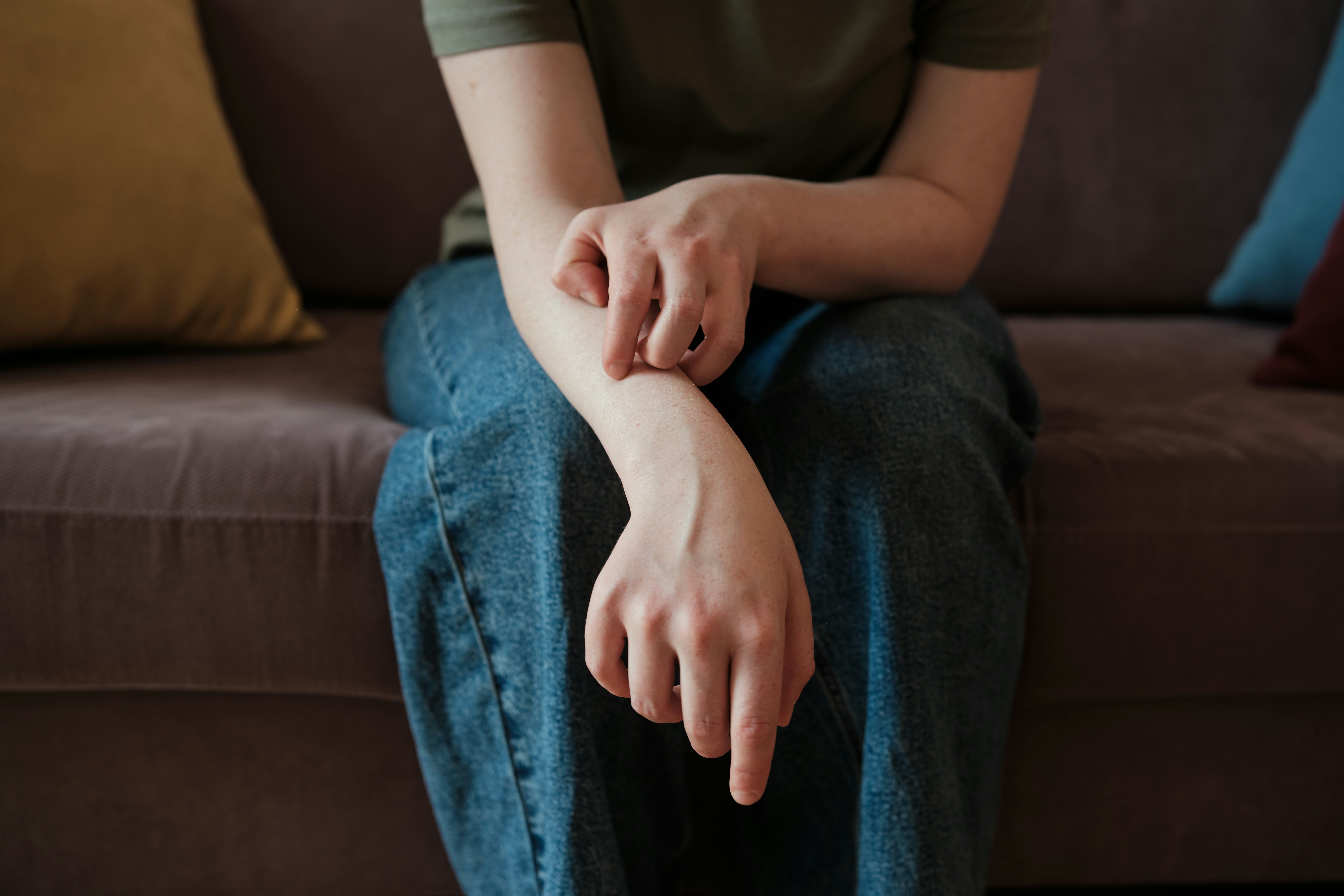 How To Tell If You Have Heat Rash So You Can Treat It Properly