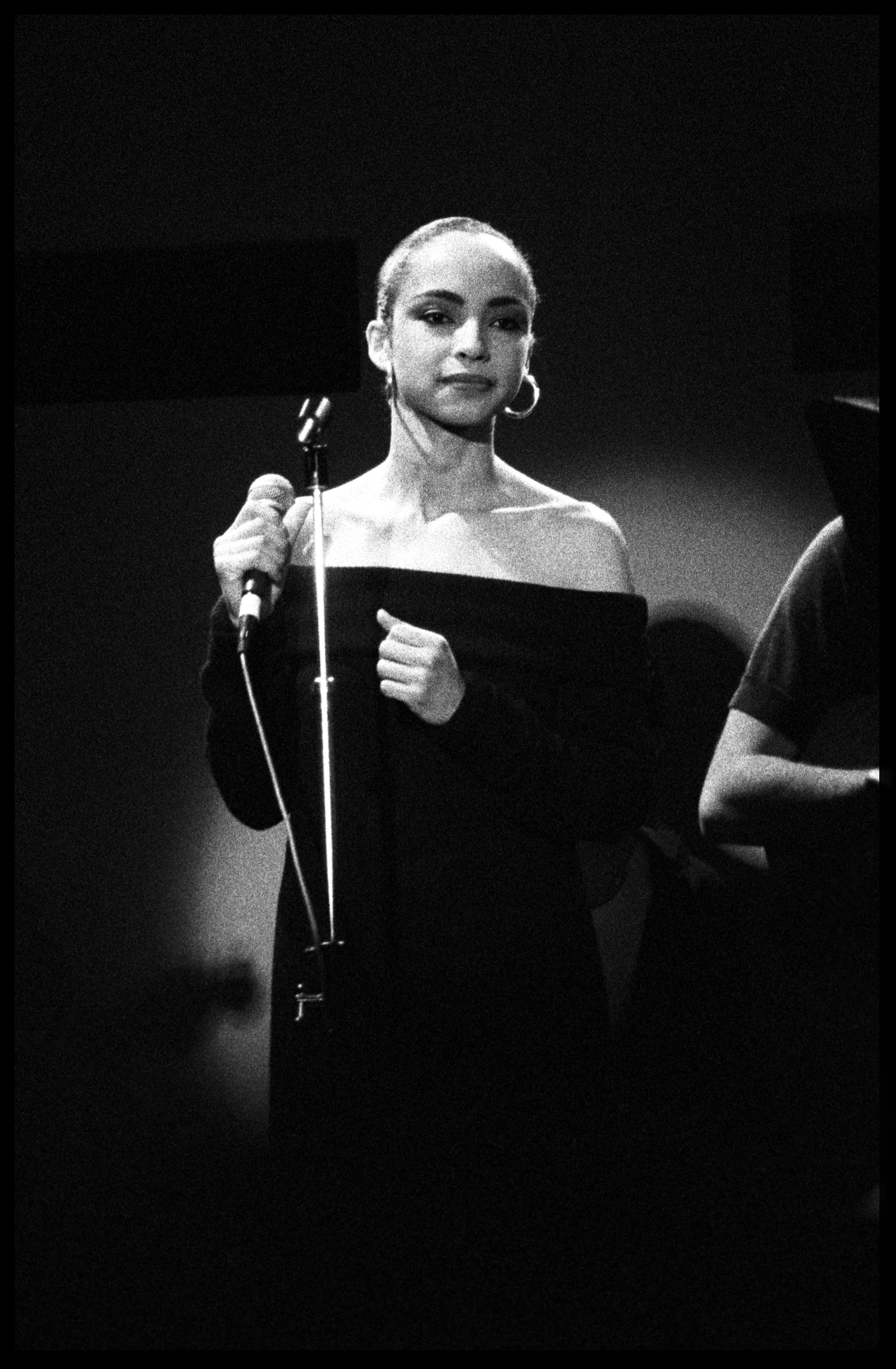 Sade's Best Vintage Fashion Moments From the 1980s and ’90s