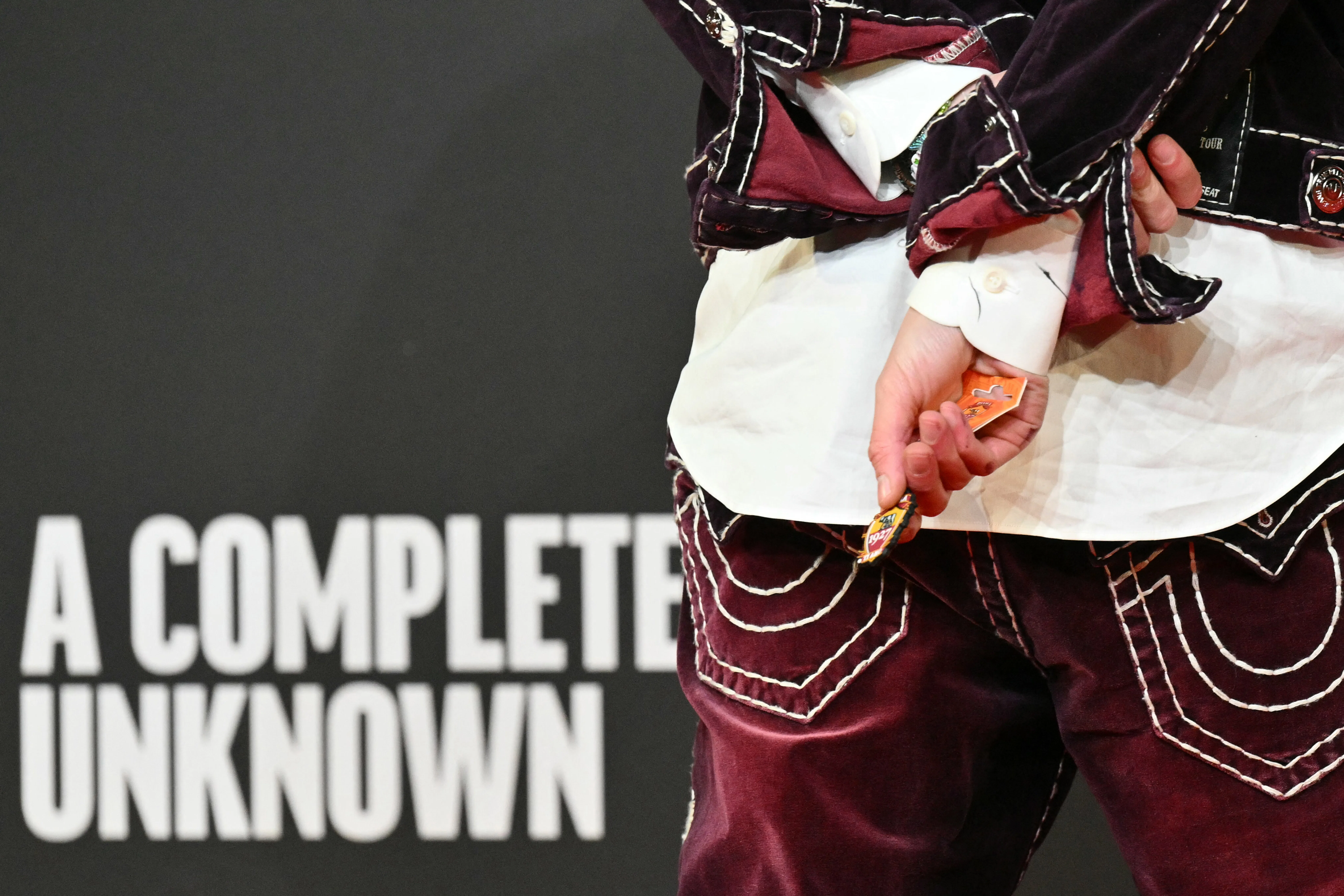 Timothée Chalamet Brings Back a Forgotten 2000s Jeans Brand on the Red ...