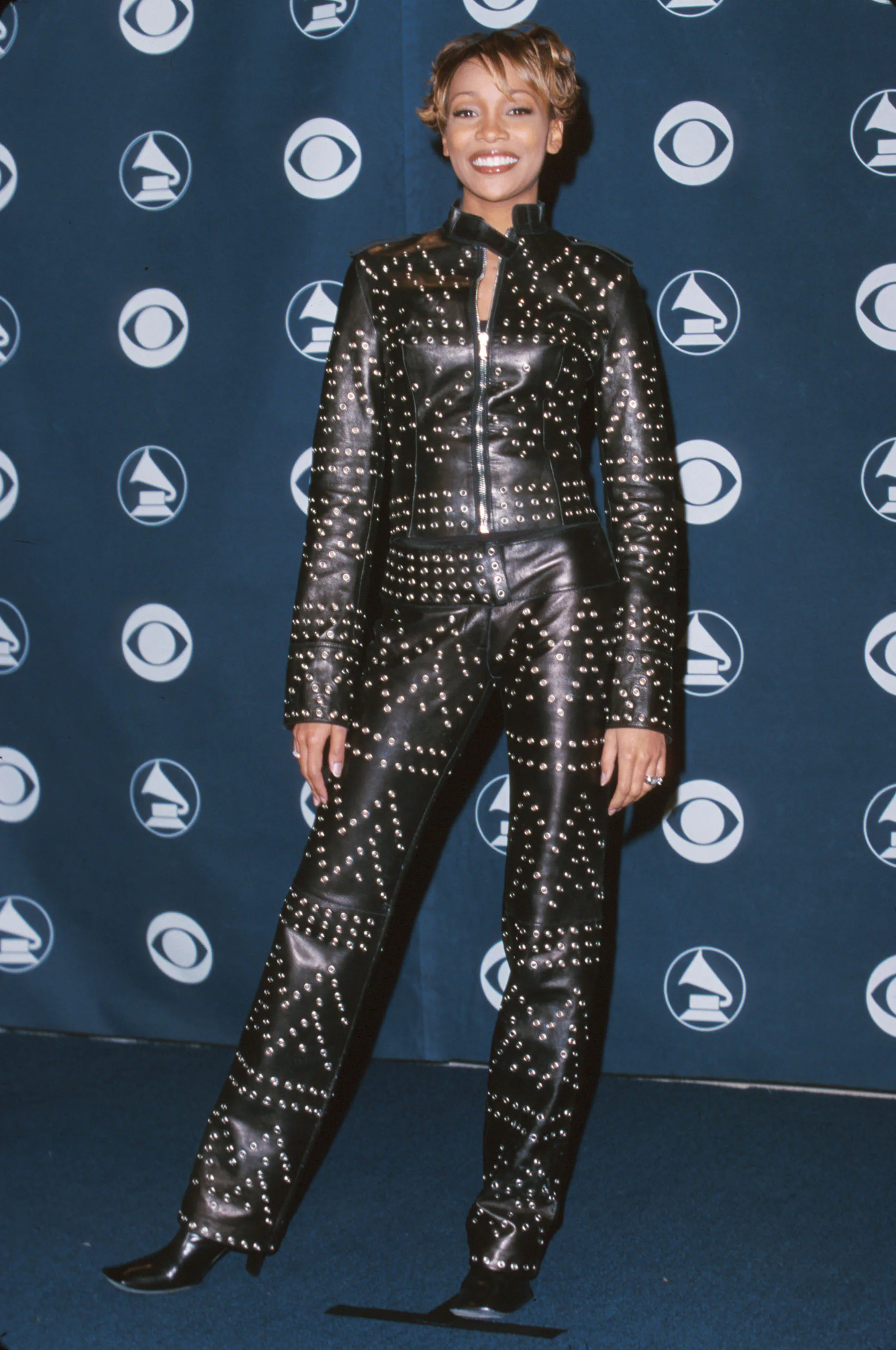 Versace, Furs & Pleather Were All Over The 2000 Grammys Red Carpet
