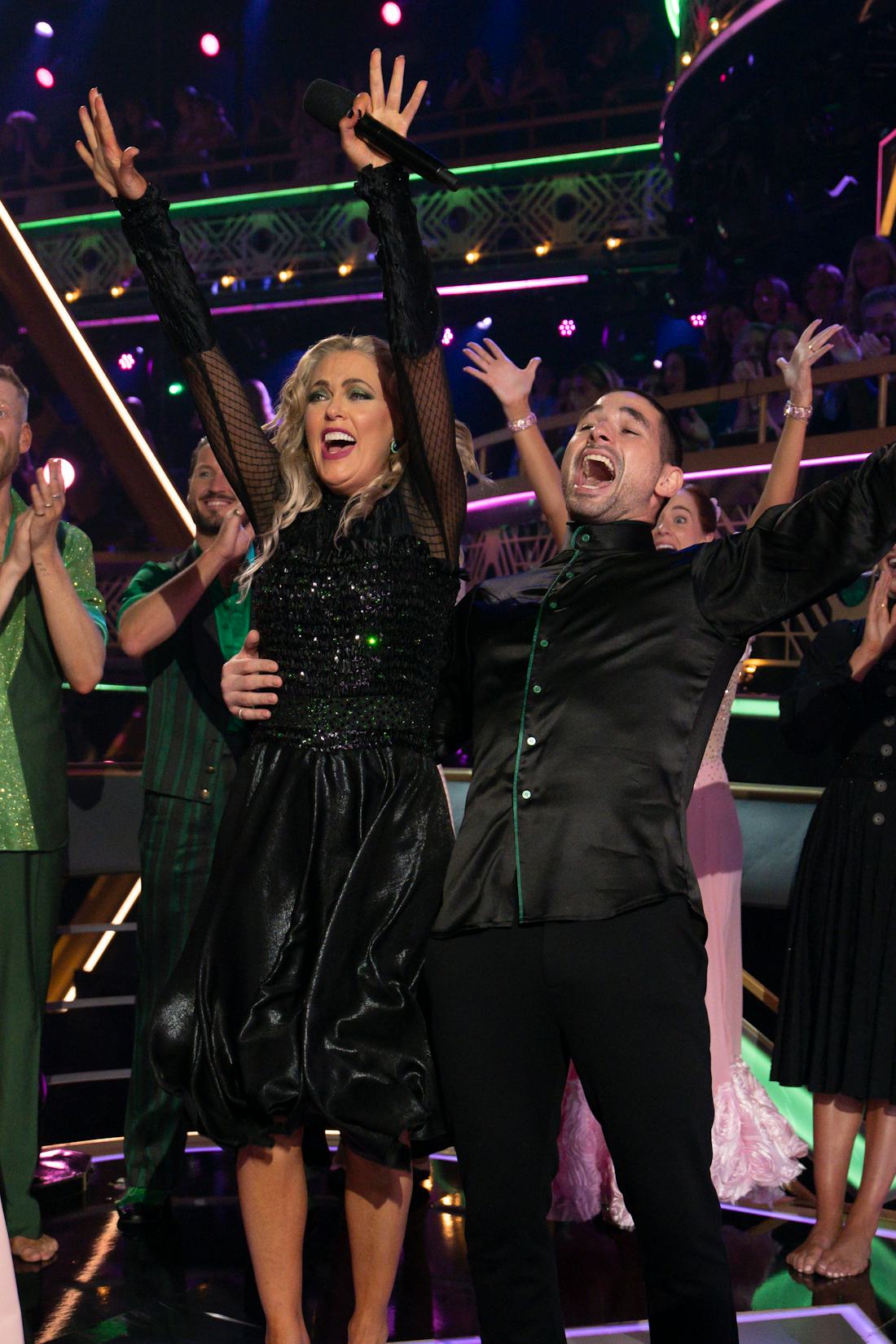 'Dancing With The Stars': Elaine Hendrix Reveals Foot Injury