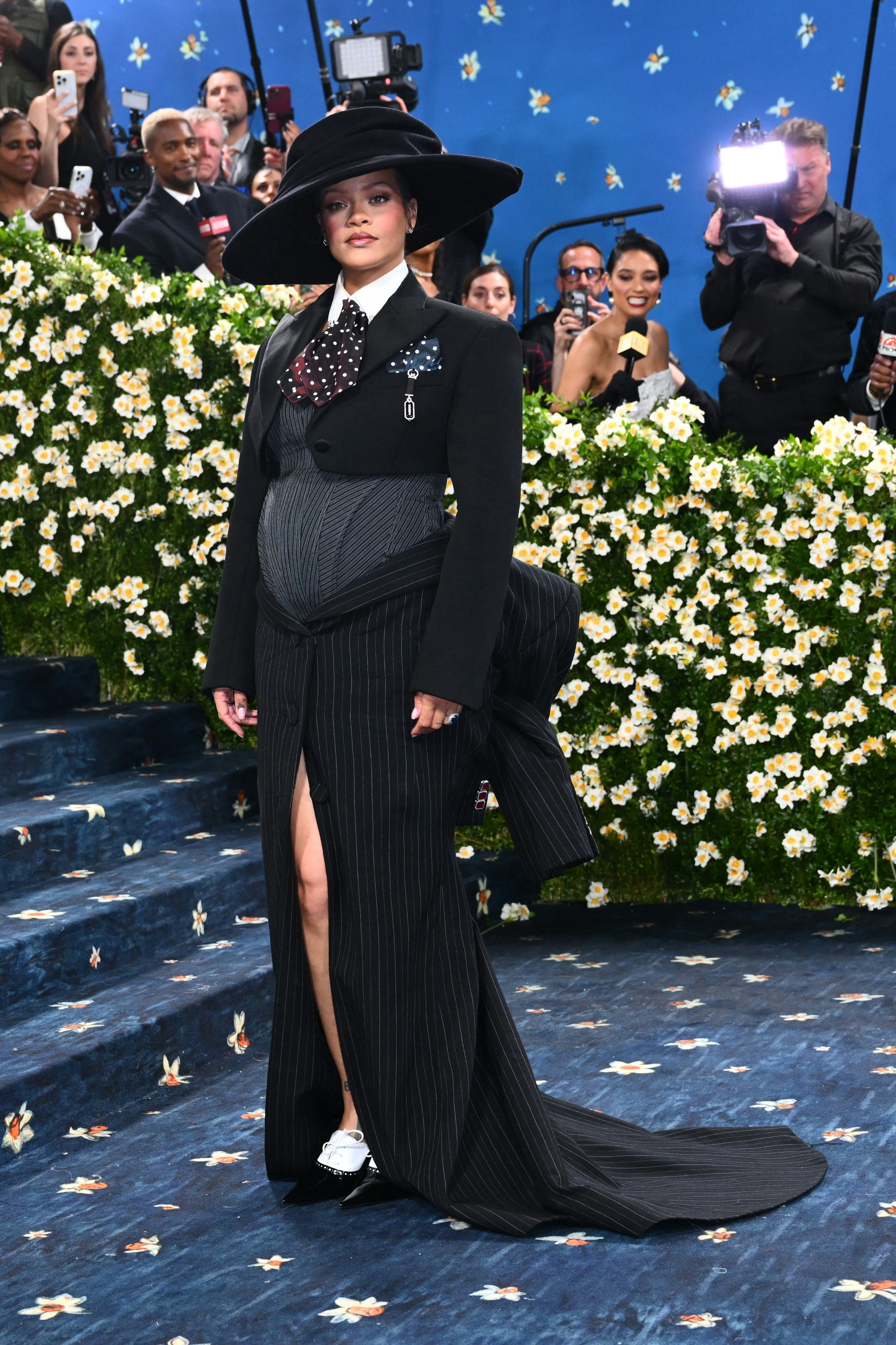 2025's Most Viral Fashion Moments Include Skims' Merkin & Belly's Ring