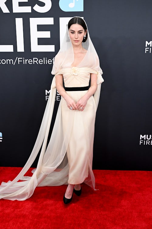Gracie Abrams Is A Chanel Bride At The Grammy