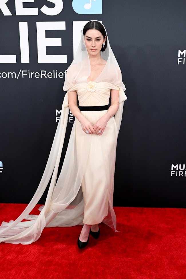 Gracie Abrams Is A Chanel Bride At The Grammy