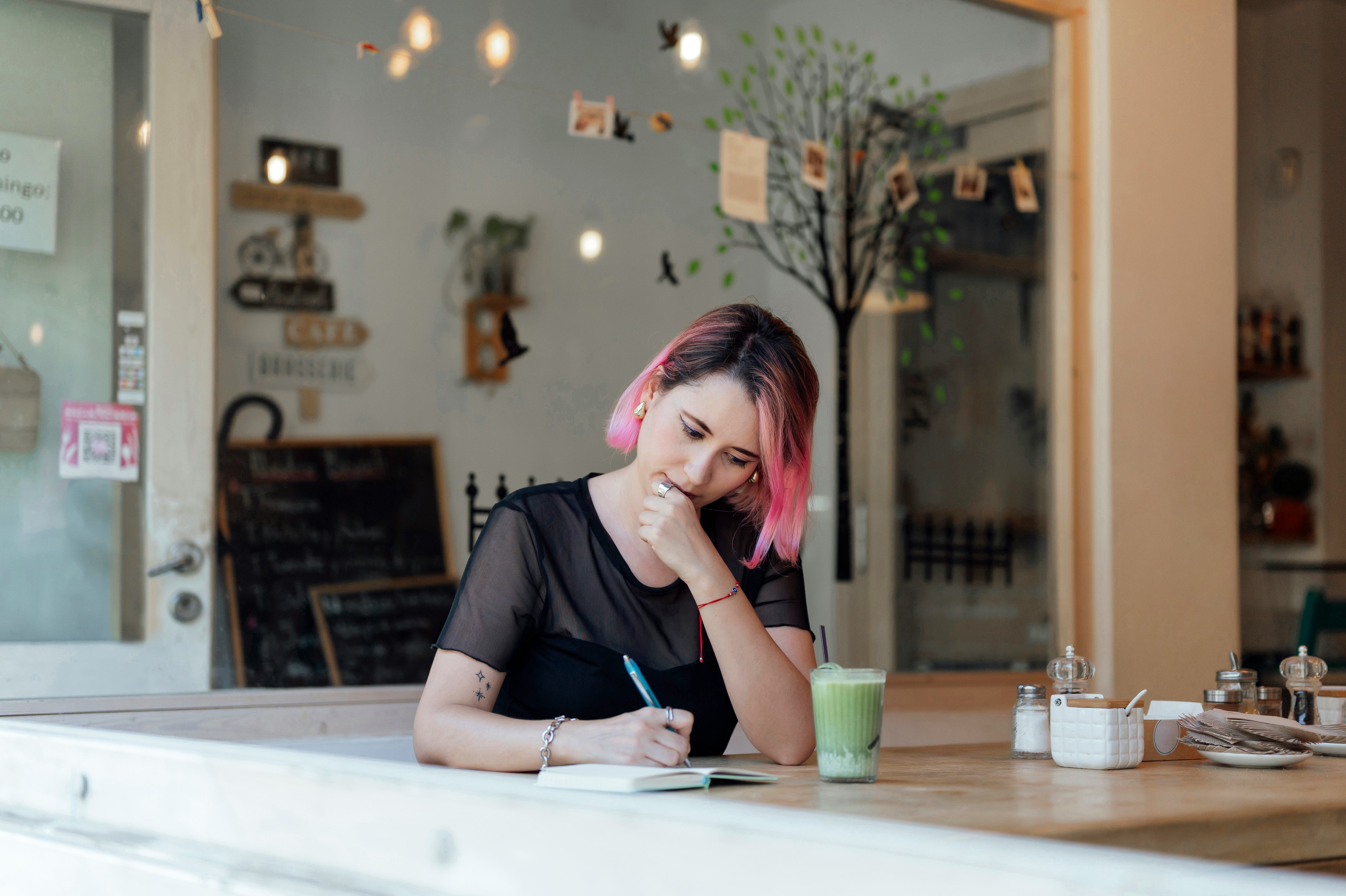 TikTok-Viral “Scribble” Journaling Can Relieve Stress