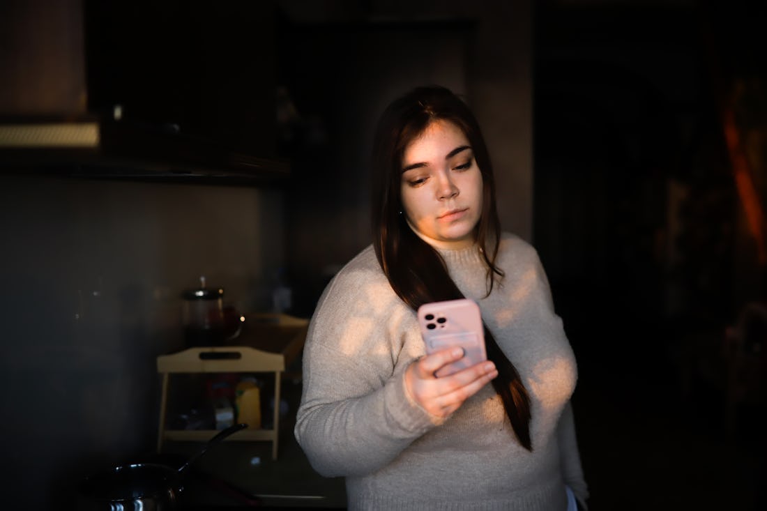 25 Sneaky Signs Your Mom Is Toxic, According To Experts