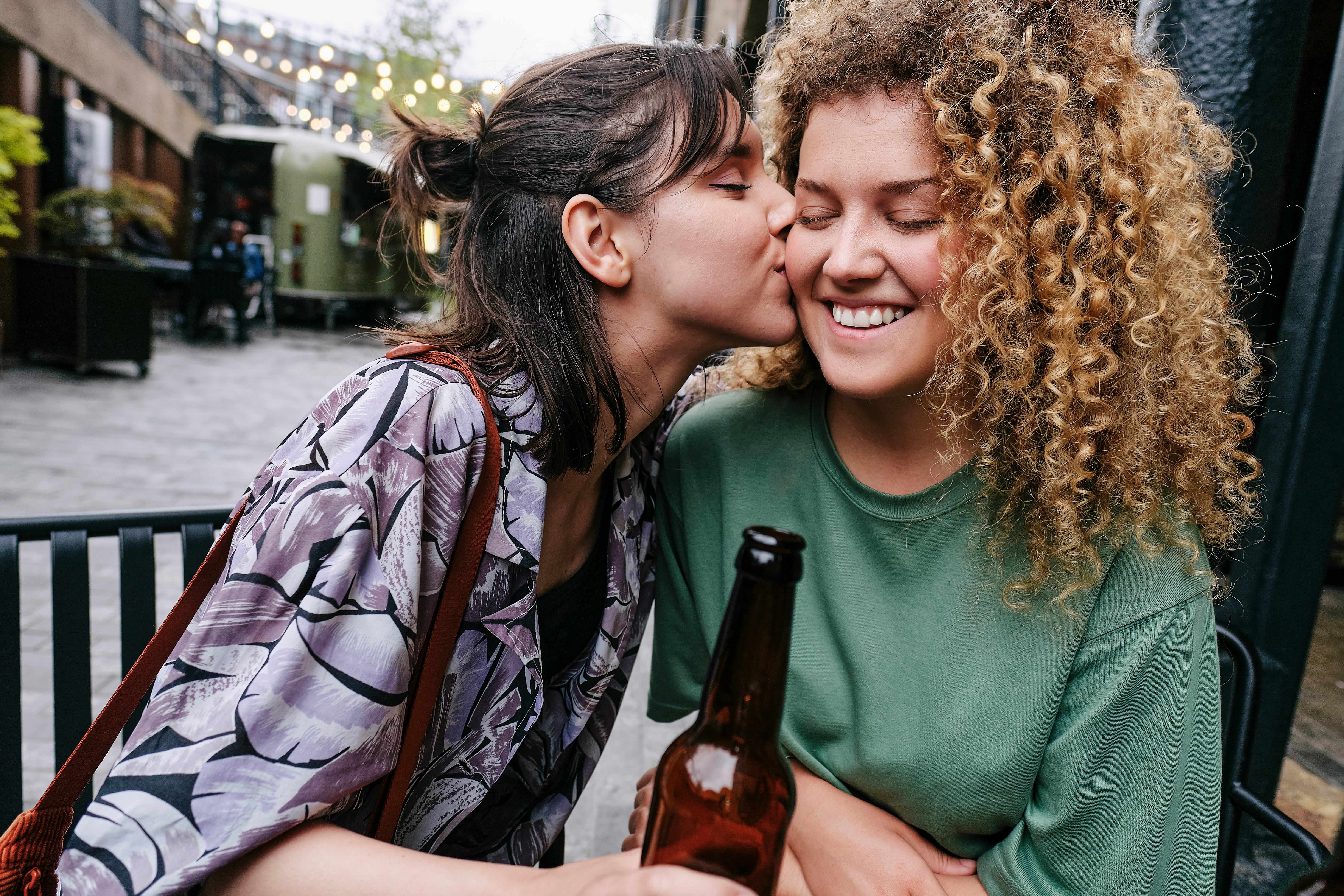 How To Kiss Someone Well & Improve Your Makeout Game