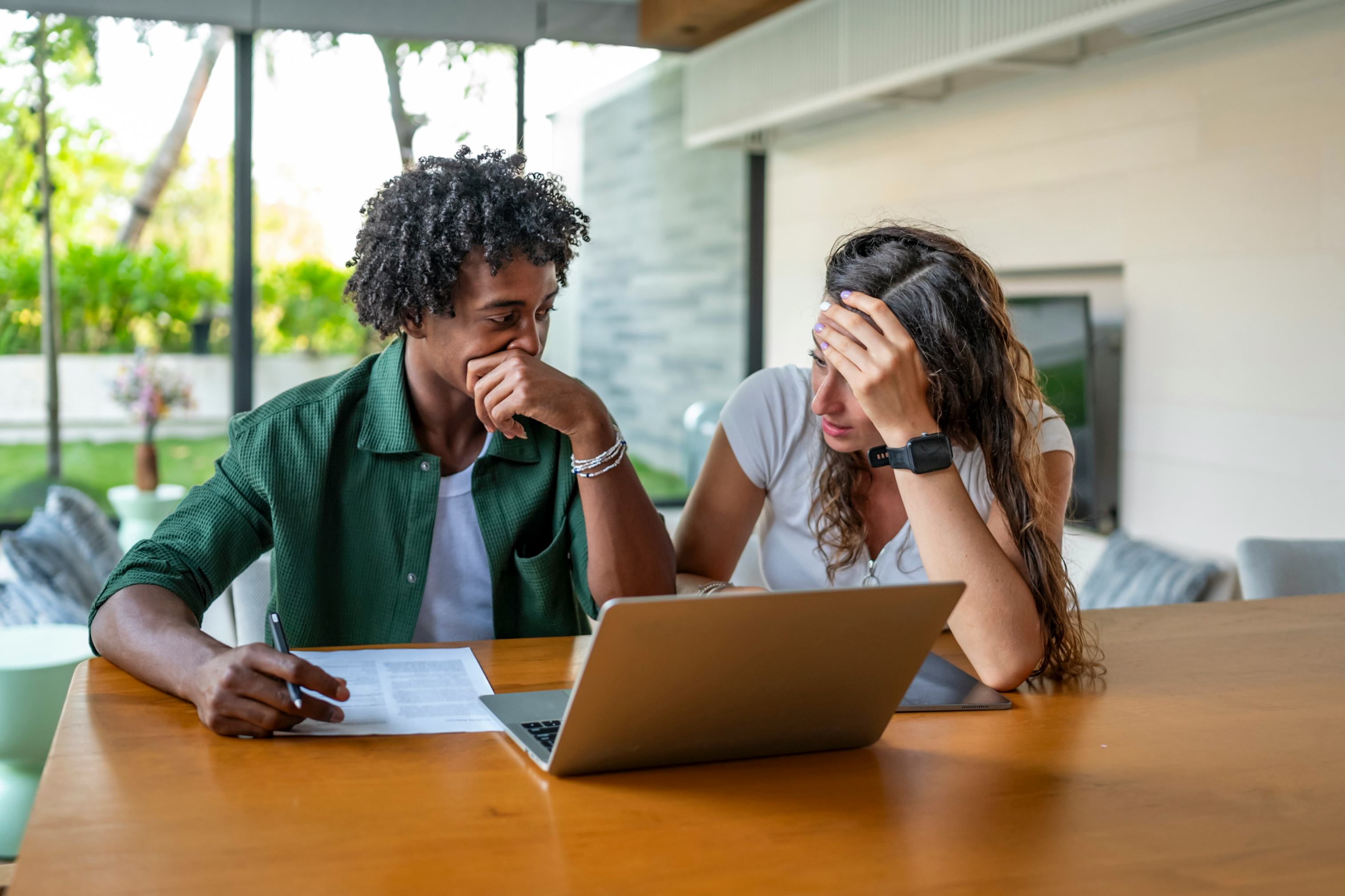 38 Signs You're Not In Love Anymore