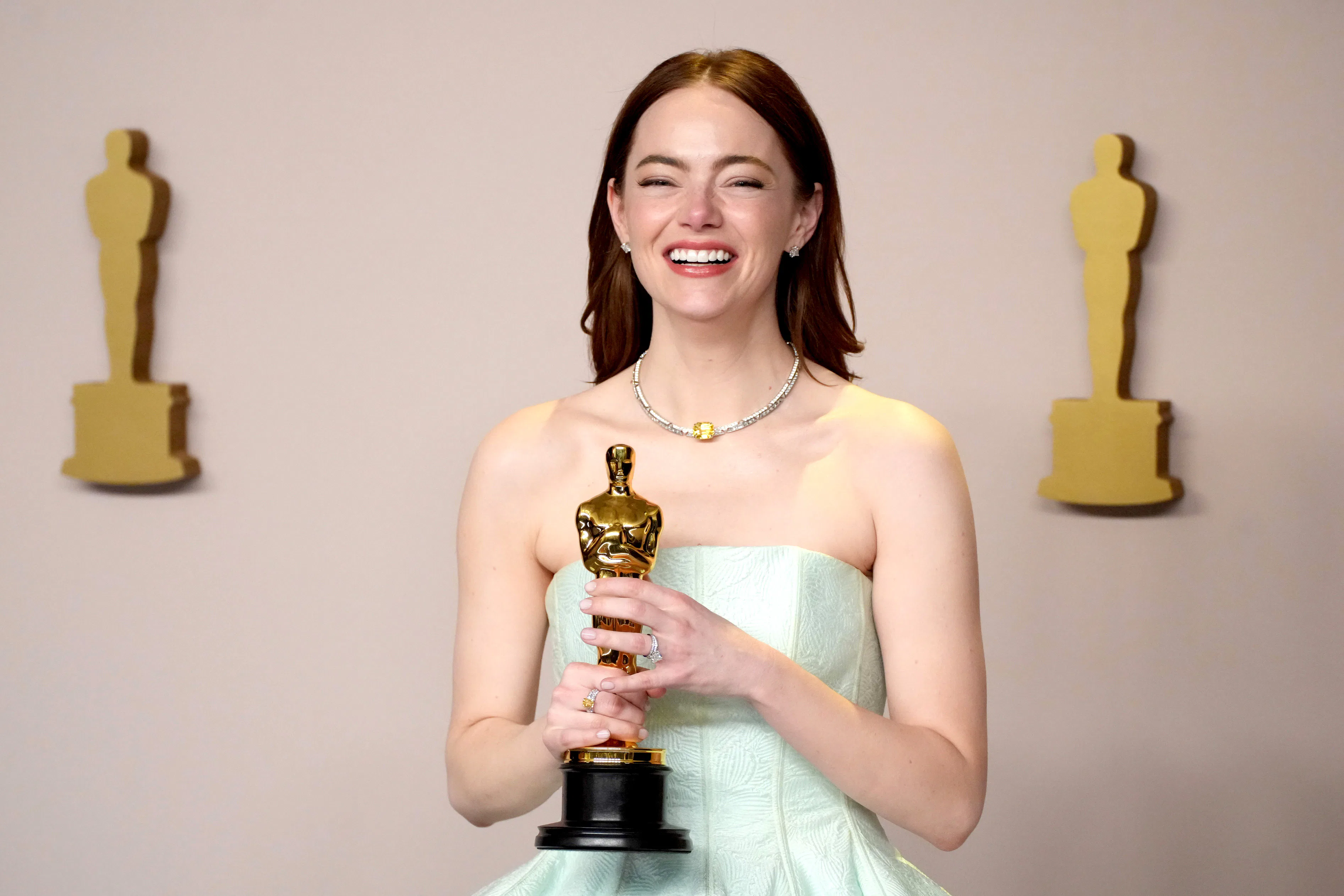 Emma Stone Snatches An Oscars Record From Meryl Streep