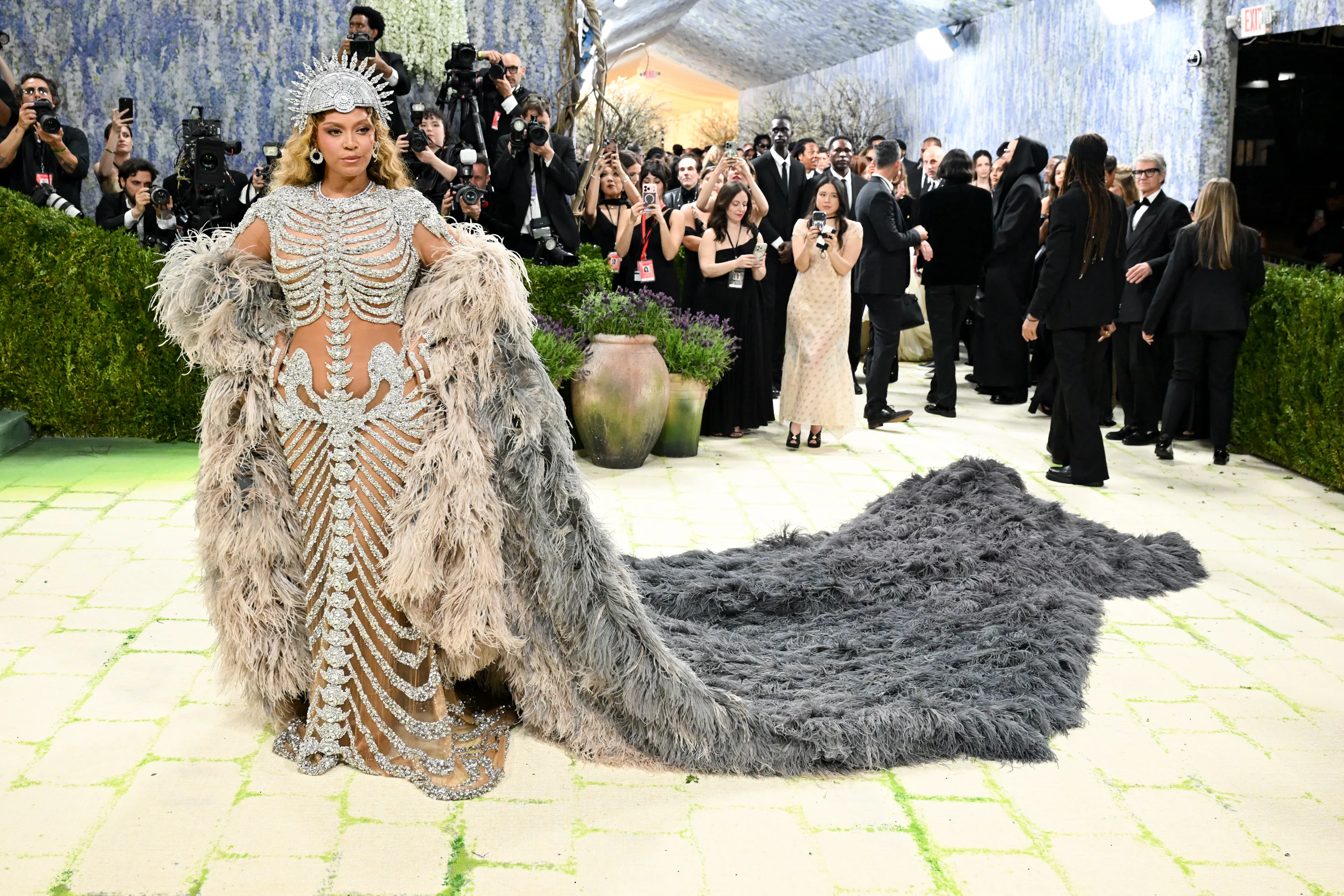 Beyoncé Shows Off Her Body and Her Baby Blue at the 2026 Met Gala