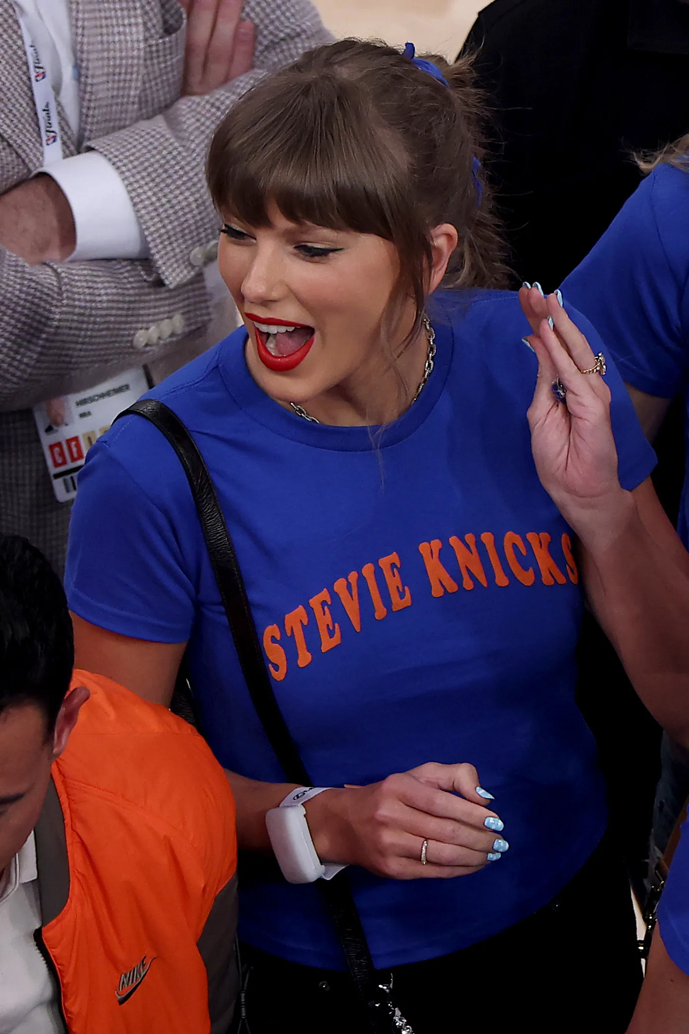 Taylor Swift’s Fishtail Braid Is The Peppiest Courtside ‘Do
