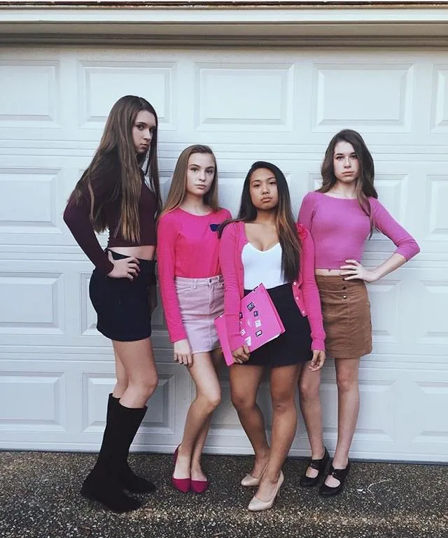 4-Person Halloween Costumes The Whole Squad Will Actually Agree On