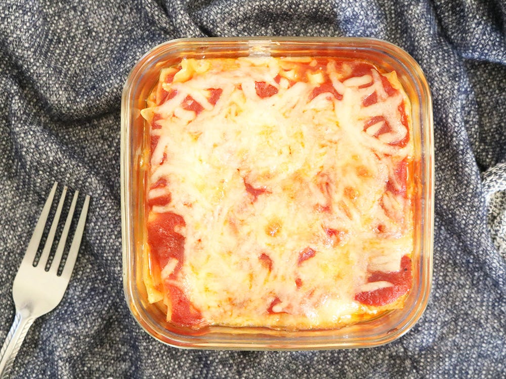 This Lasagna Recipe For One Is A Cheesy Slice Of Heaven You Can Keep ...