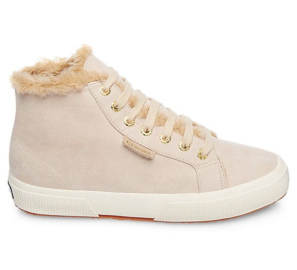 18 Winter Flats, Boots, & Sneakers That Are Warm Even Without Thick Socks