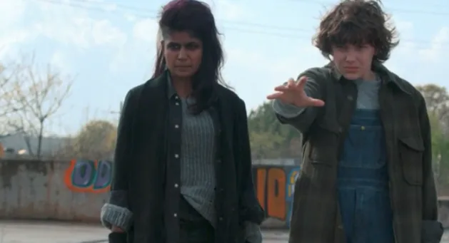 Are Eight & Eleven Sisters On 'Stranger Things'? The New Relationship ...