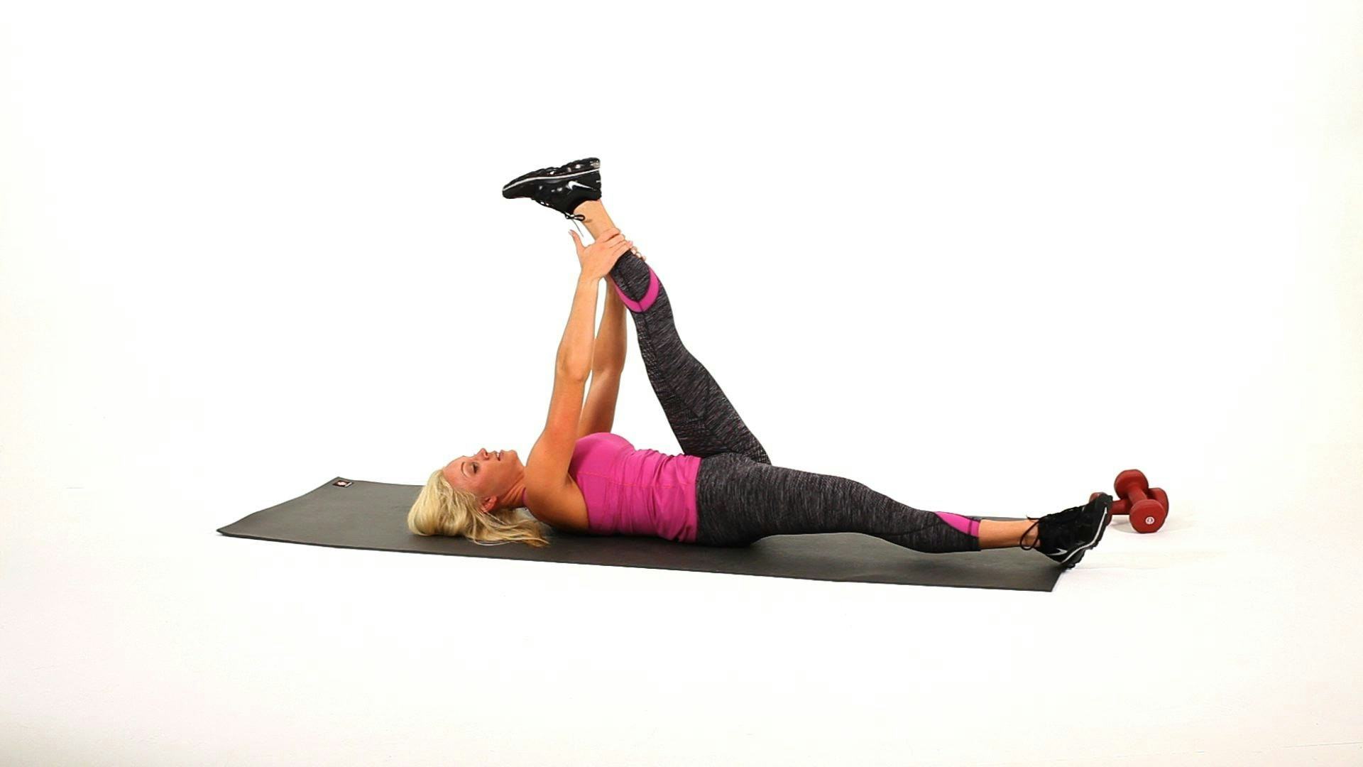 7 Stretches For Doing The Splits That'll Help You Get More & More ...