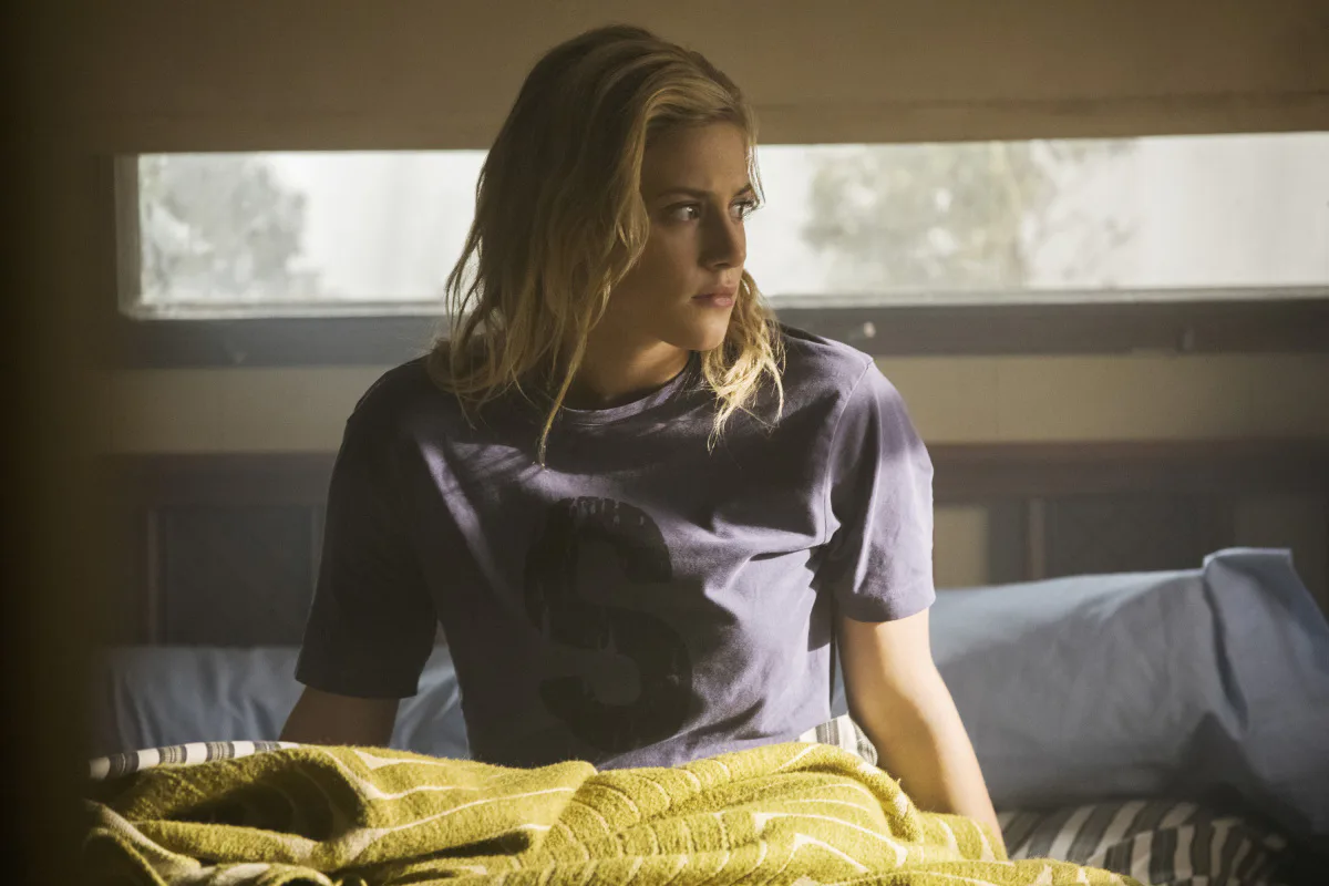 Who’s The Riverdale Reaper? The Black Hood Could Be Connected To This ...