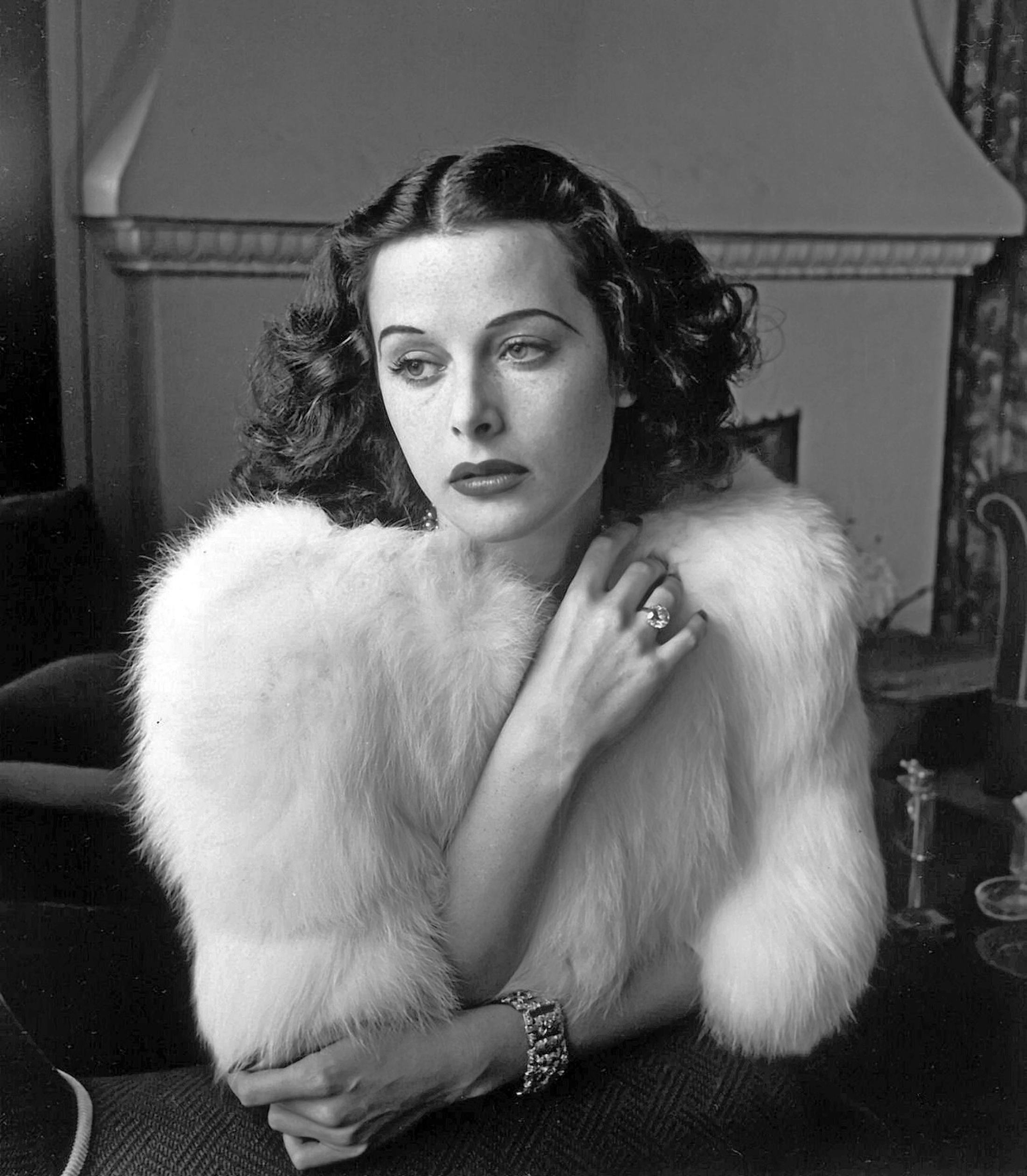 'Bombshell: The Hedy Lamarr Story' Finally Gives One Of The Many ...